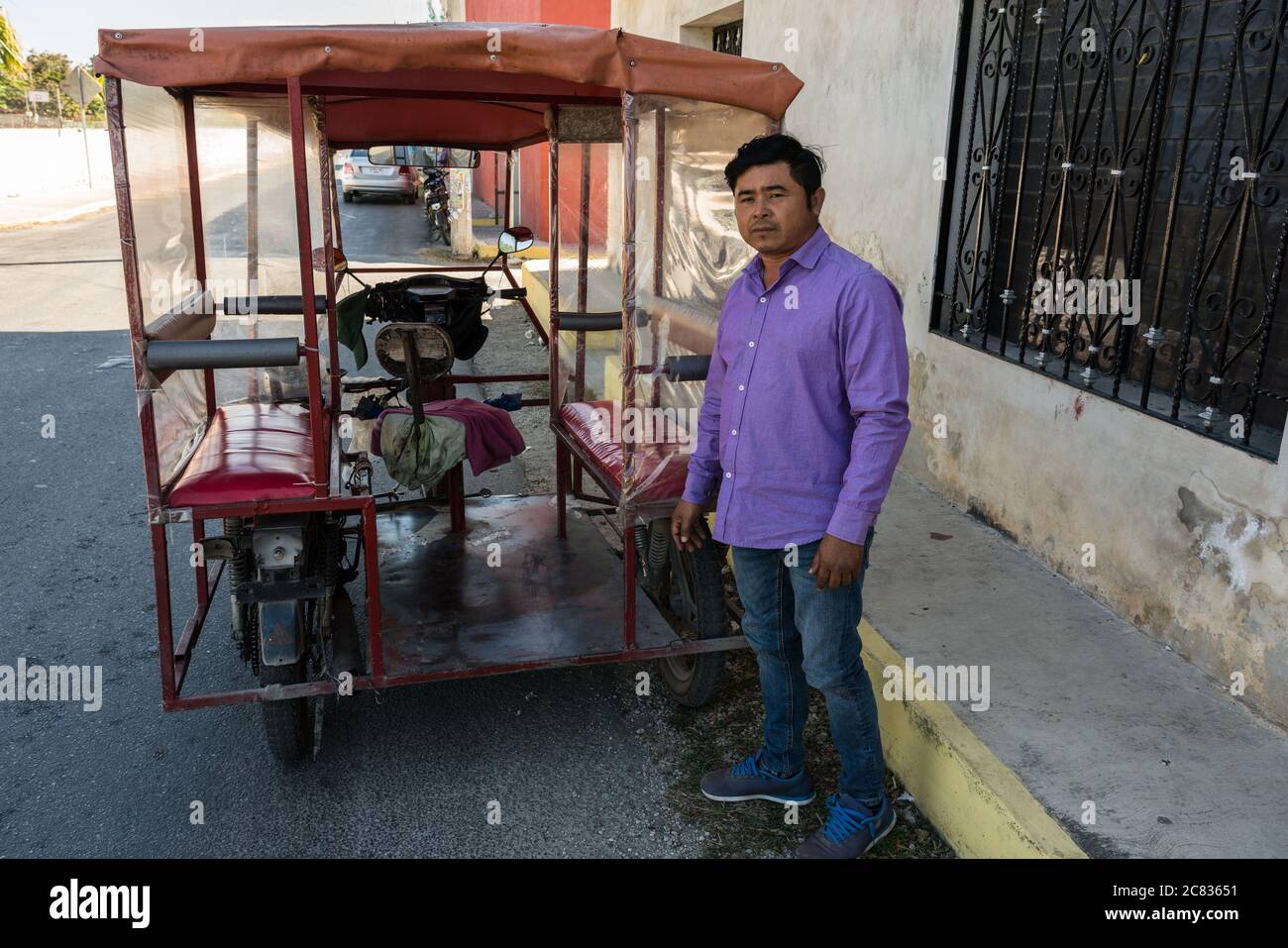 Hispanic mexican man standing beside hi-res stock photography and ...