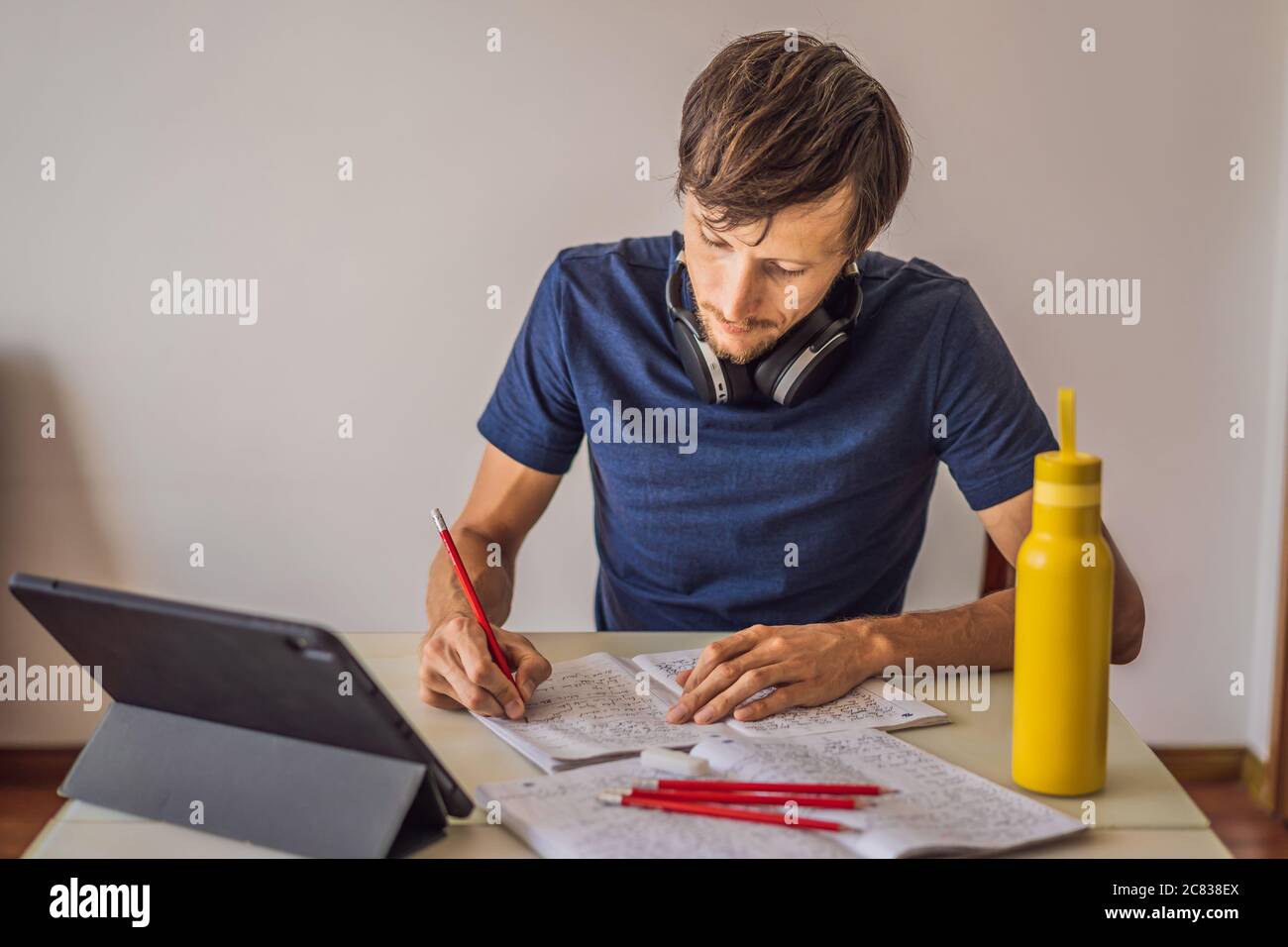 Ielts reading test hi-res stock photography and images - Alamy