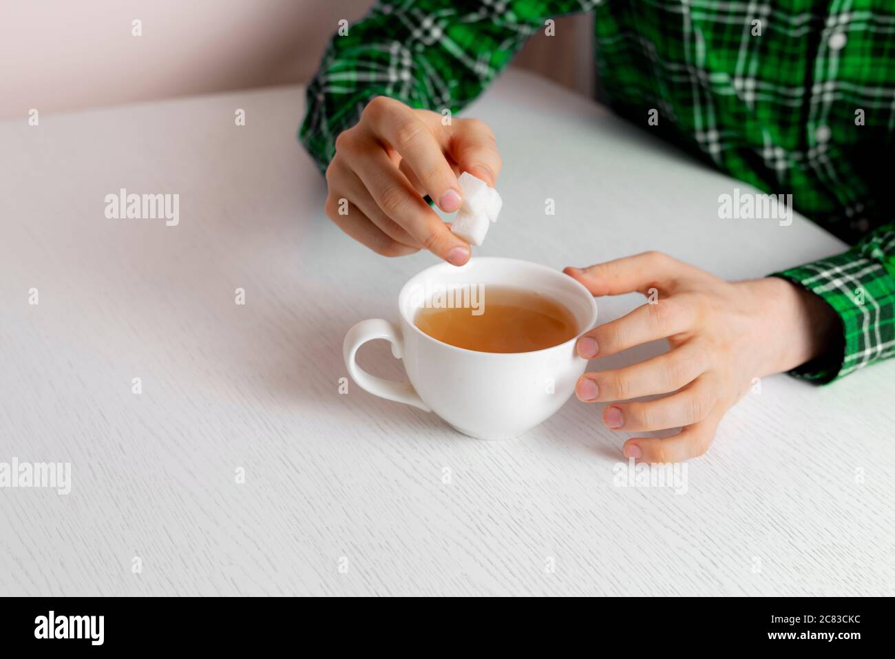 Put sugar hi-res stock photography and images - Alamy