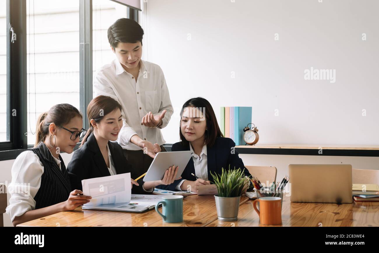 Young of Asian Business People Meeting Conference Discussion Corporate ...