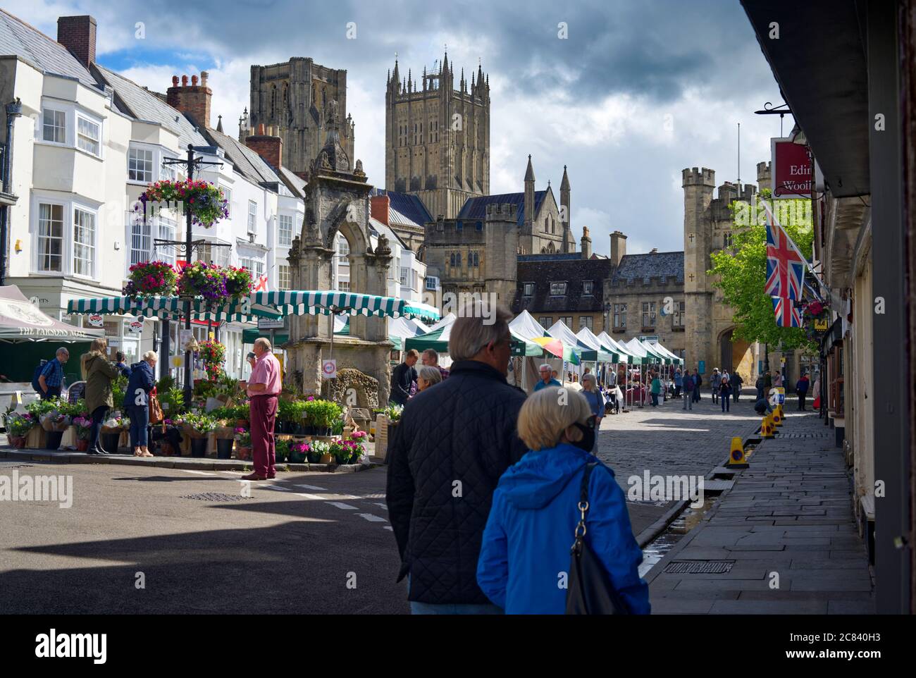 Wells england somerset market square hi-res stock photography and ...