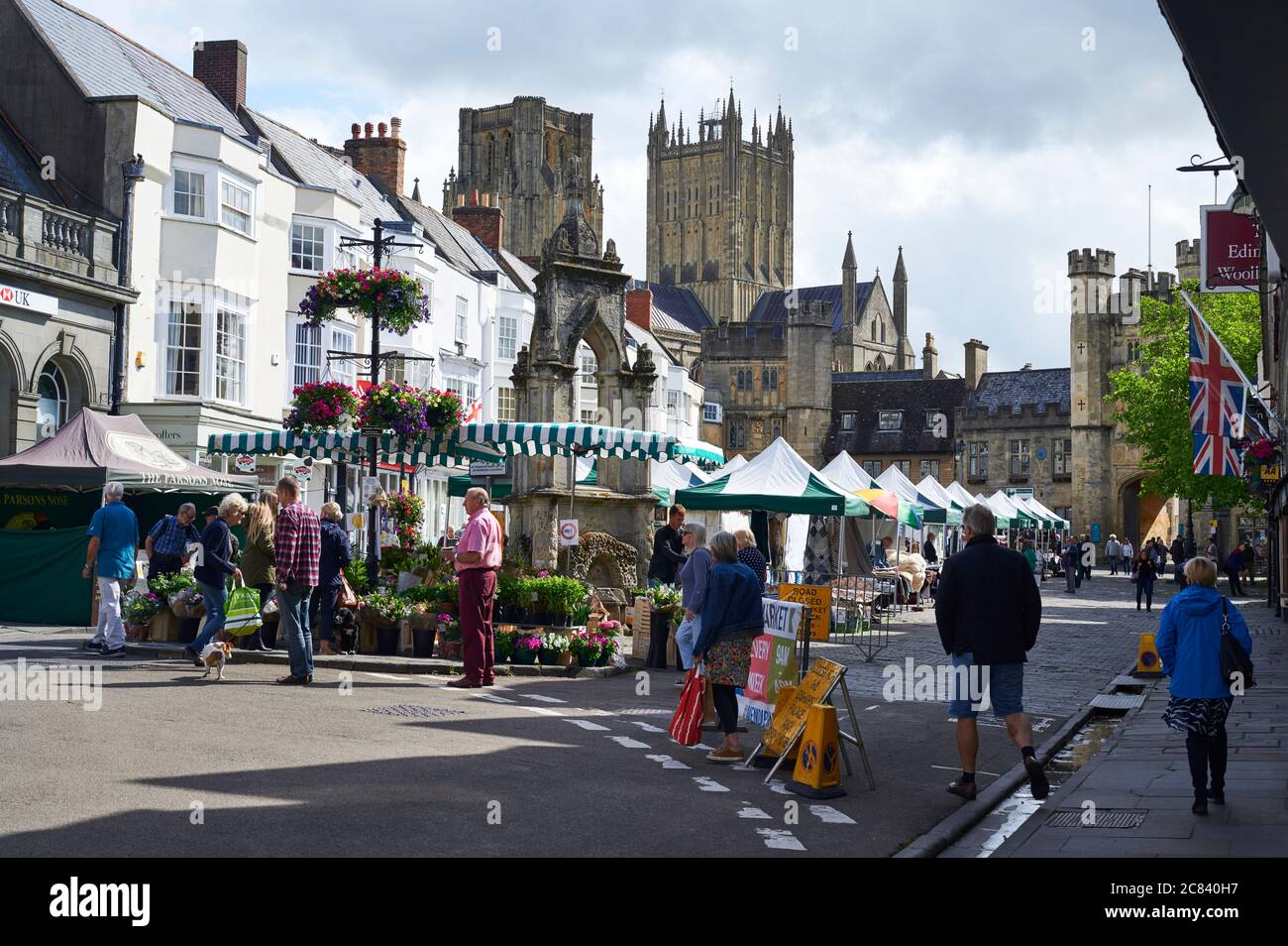 Wells england somerset market square hi-res stock photography and ...
