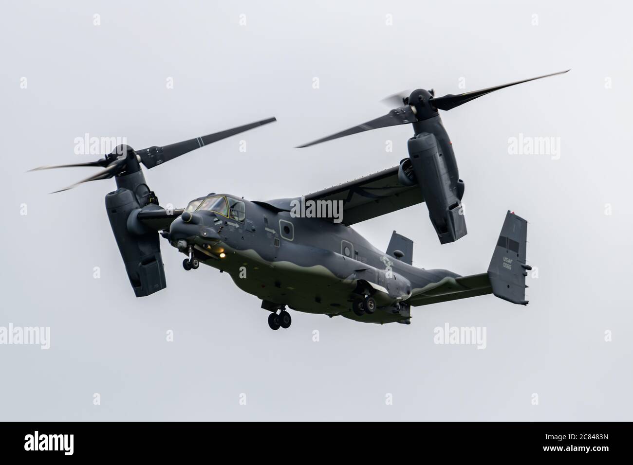 Mv 22b osprey tiltrotor aircraft hi-res stock photography and images ...