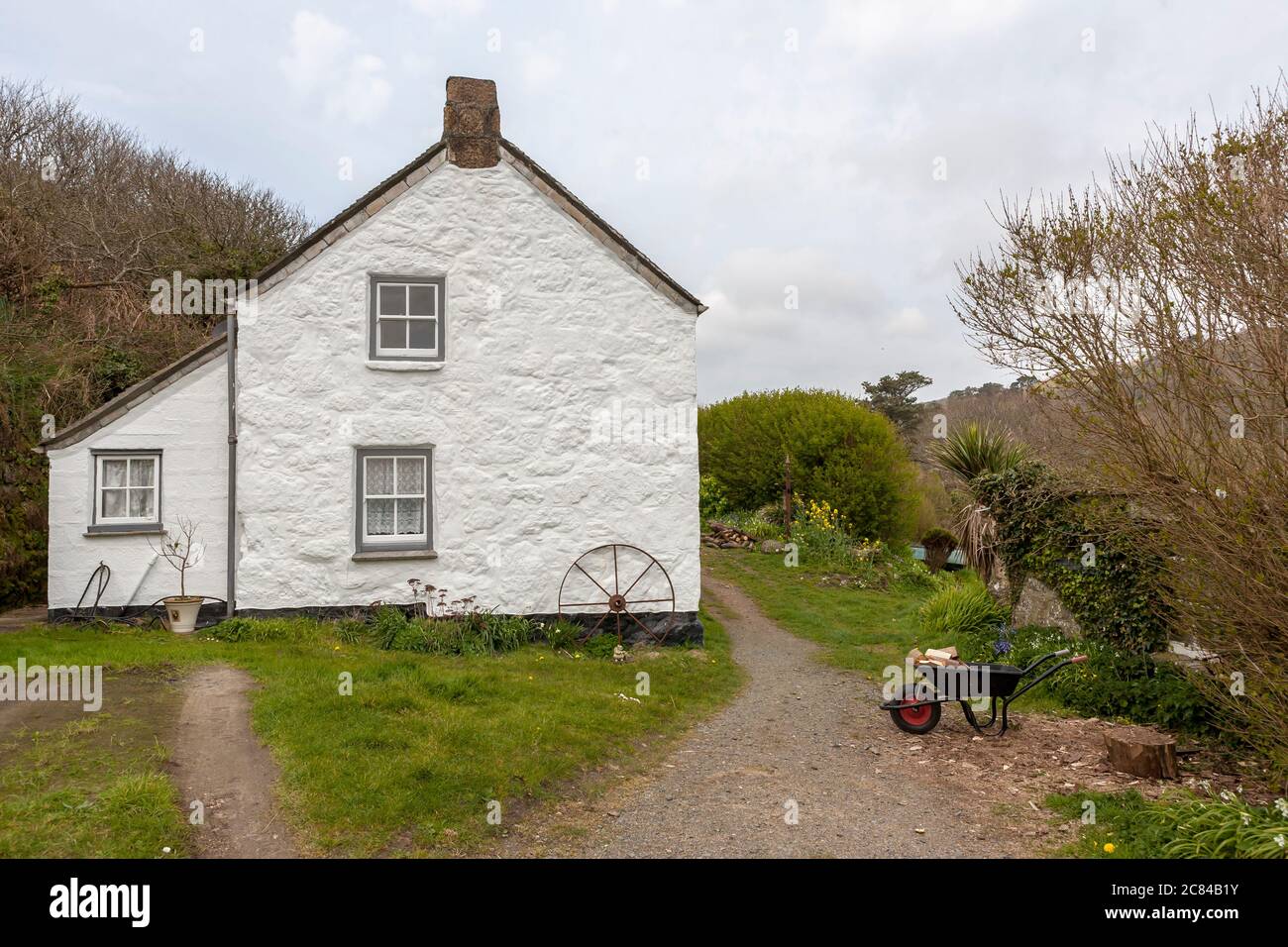 Lone cottage, Penberth Cove, Penwith Peninsula, Cornwall, UK Stock ...
