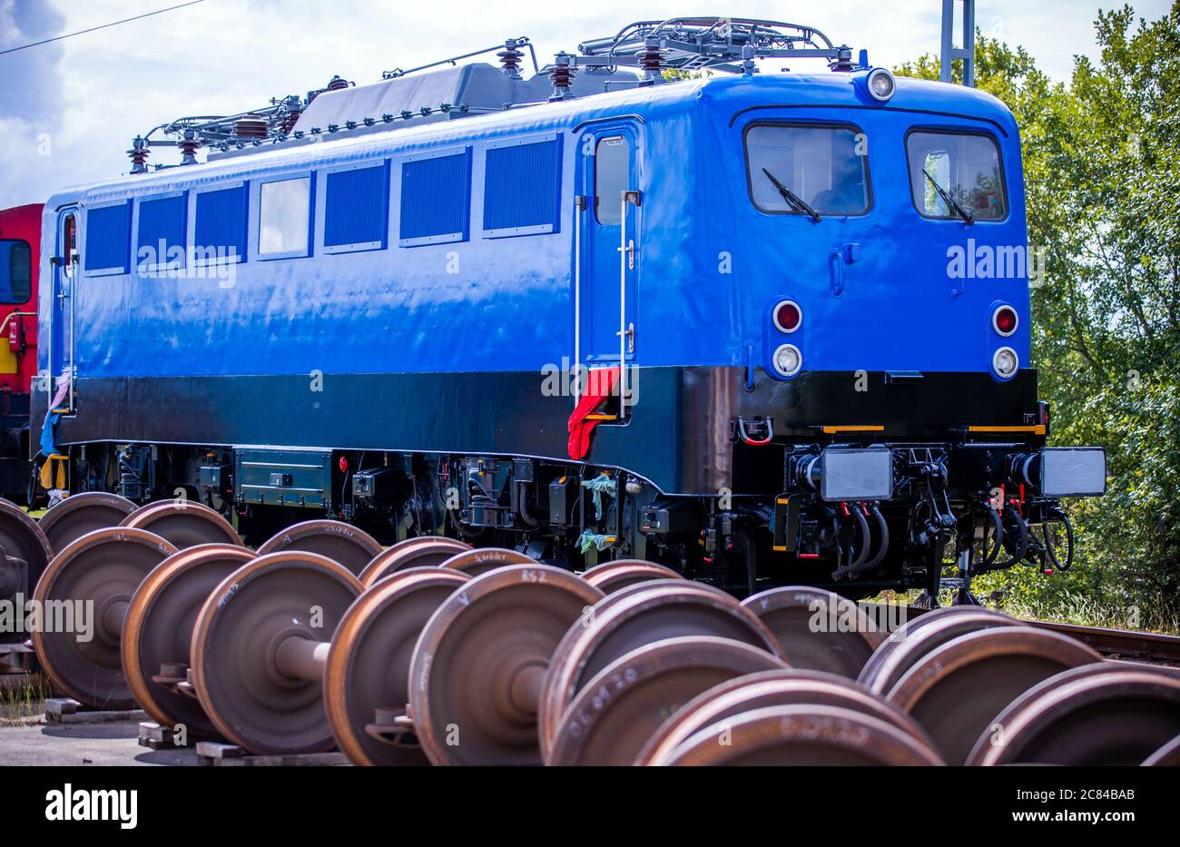 16 July 2020, Mecklenburg-Western Pomerania, Mukran: A class 140 ...