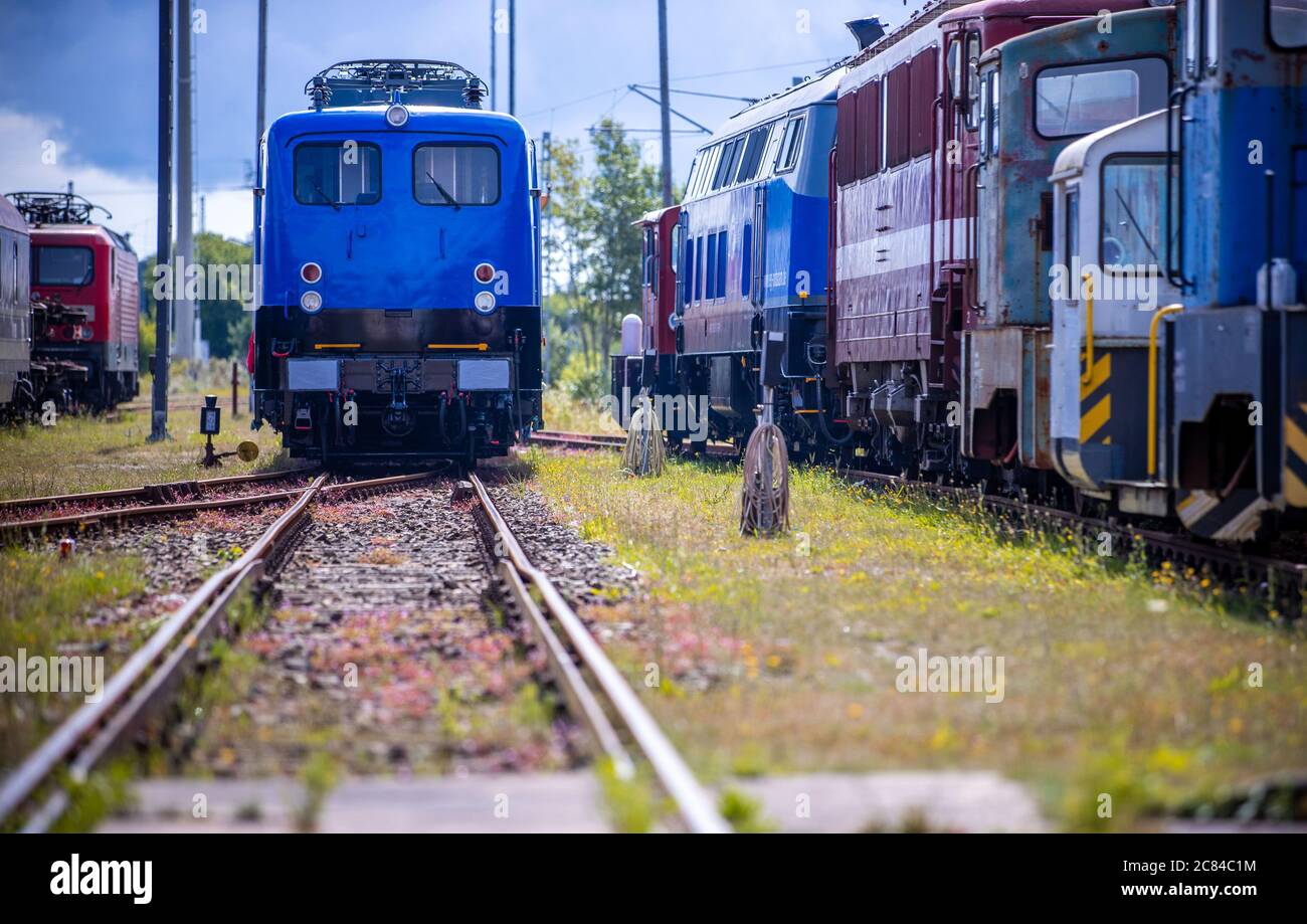 Class 140 locomotive hi-res stock photography and images - Alamy