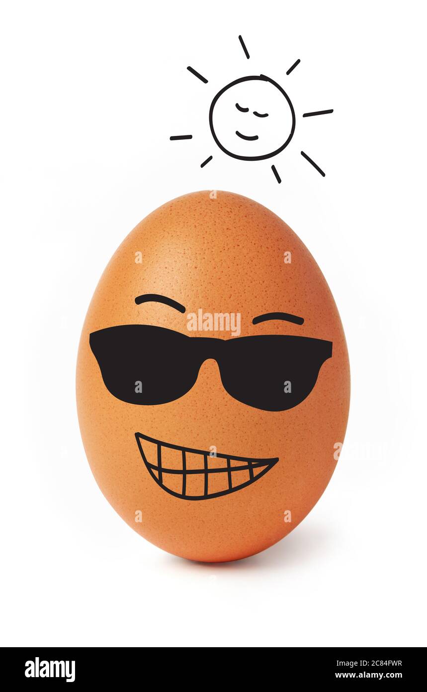 Egg with smiley face drawing, white background Stock Photo - Alamy