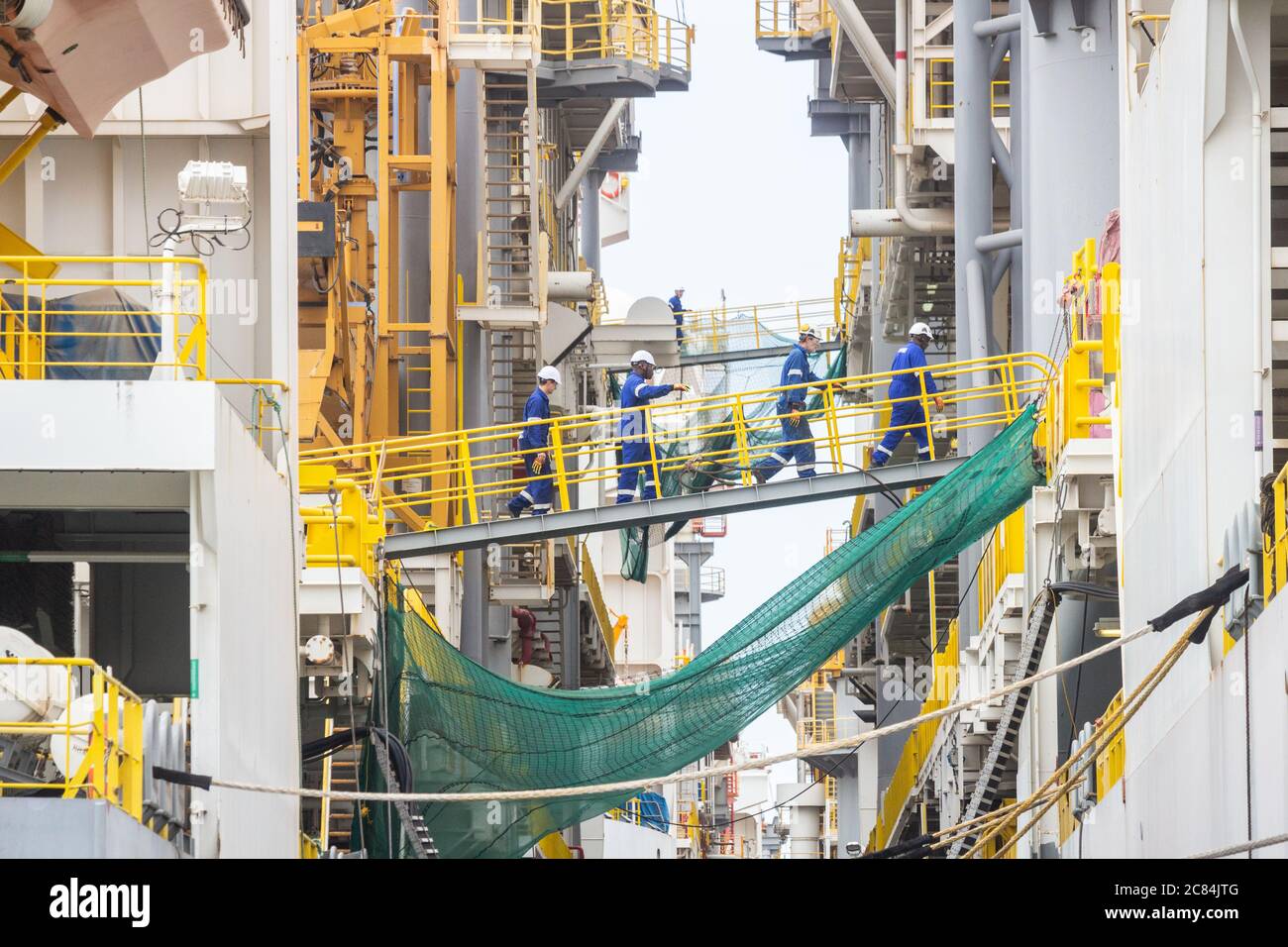 Drillships hi-res stock photography and images - Alamy