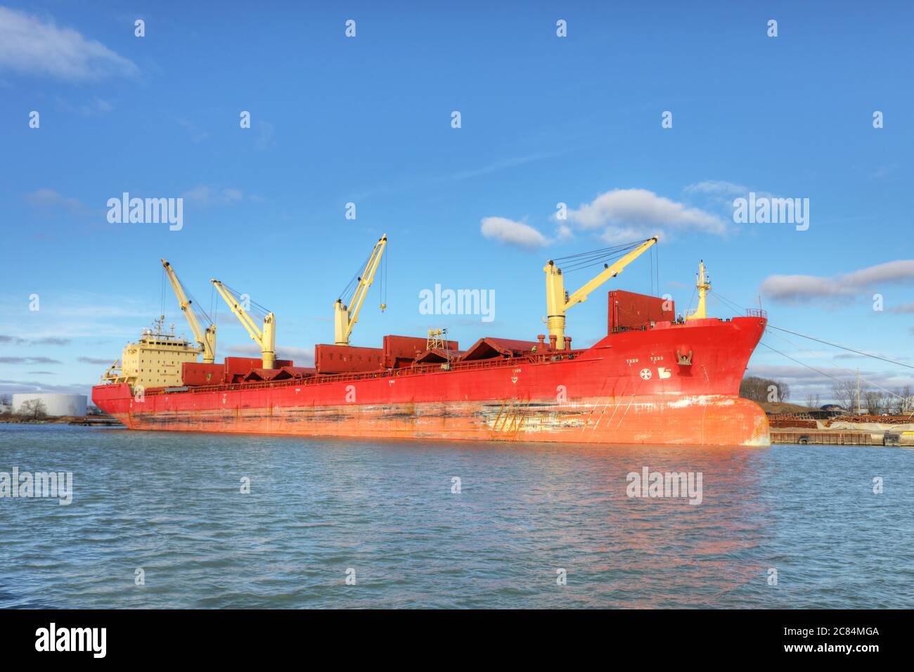 Freighter lake ontario hi-res stock photography and images - Alamy