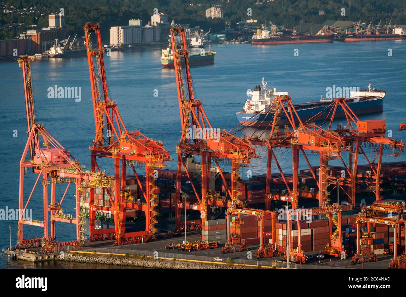 British container dock hi-res stock photography and images - Alamy