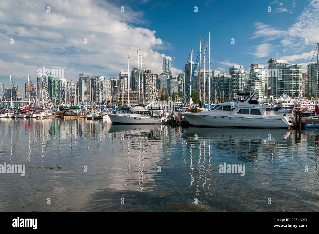 Loading the blocks hi-res stock photography and images - Alamy