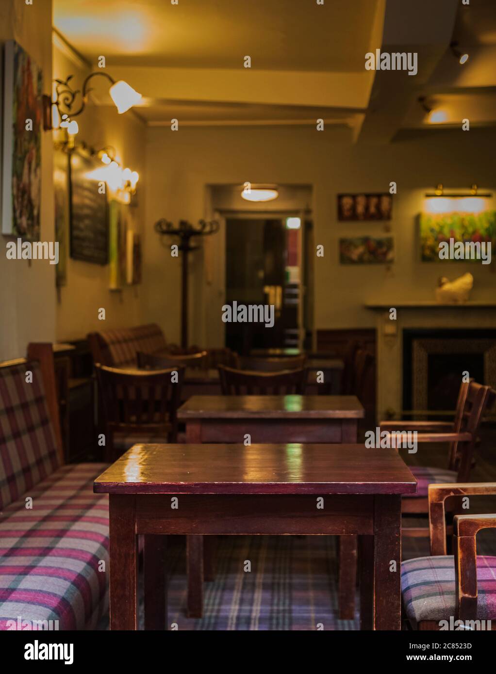 Dimly lit bar hi-res stock photography and images - Alamy