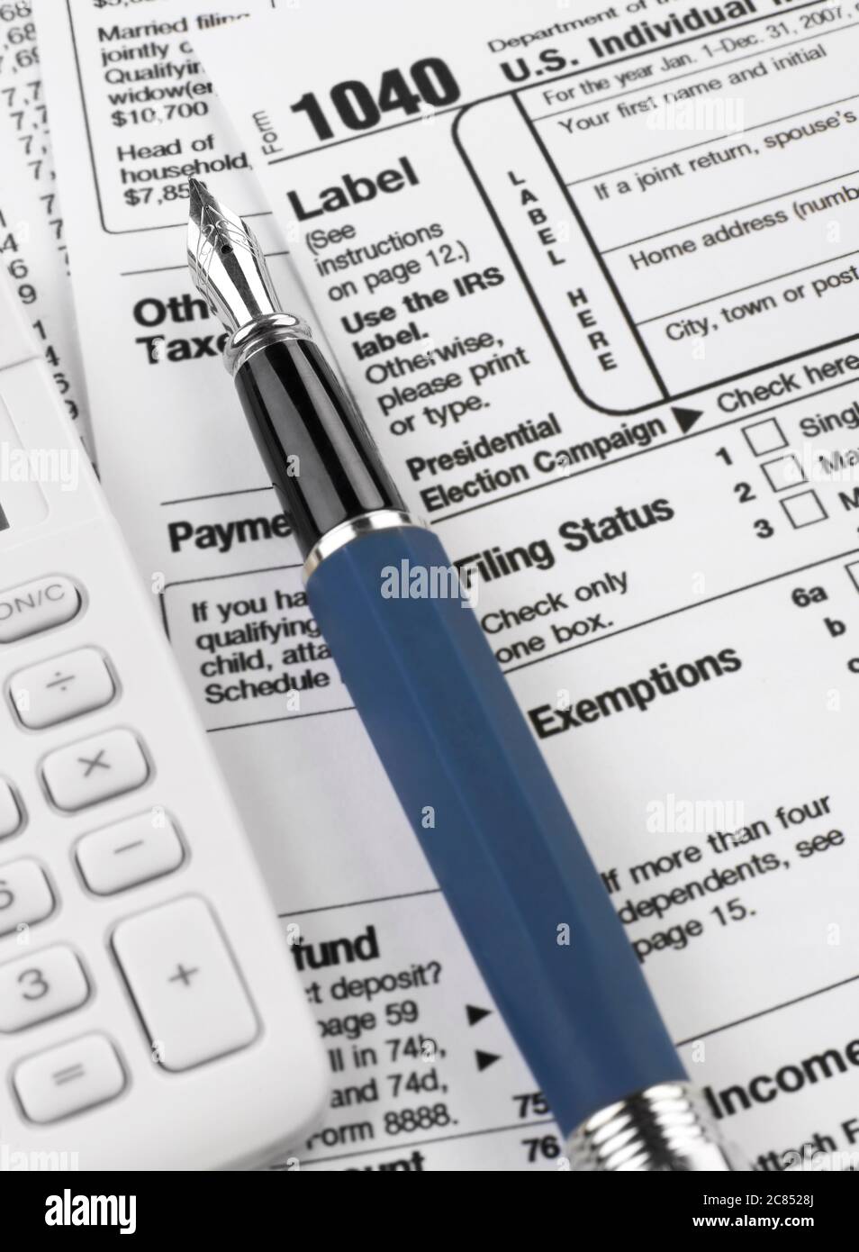 Tax form 1040 close up hi-res stock photography and images - Alamy