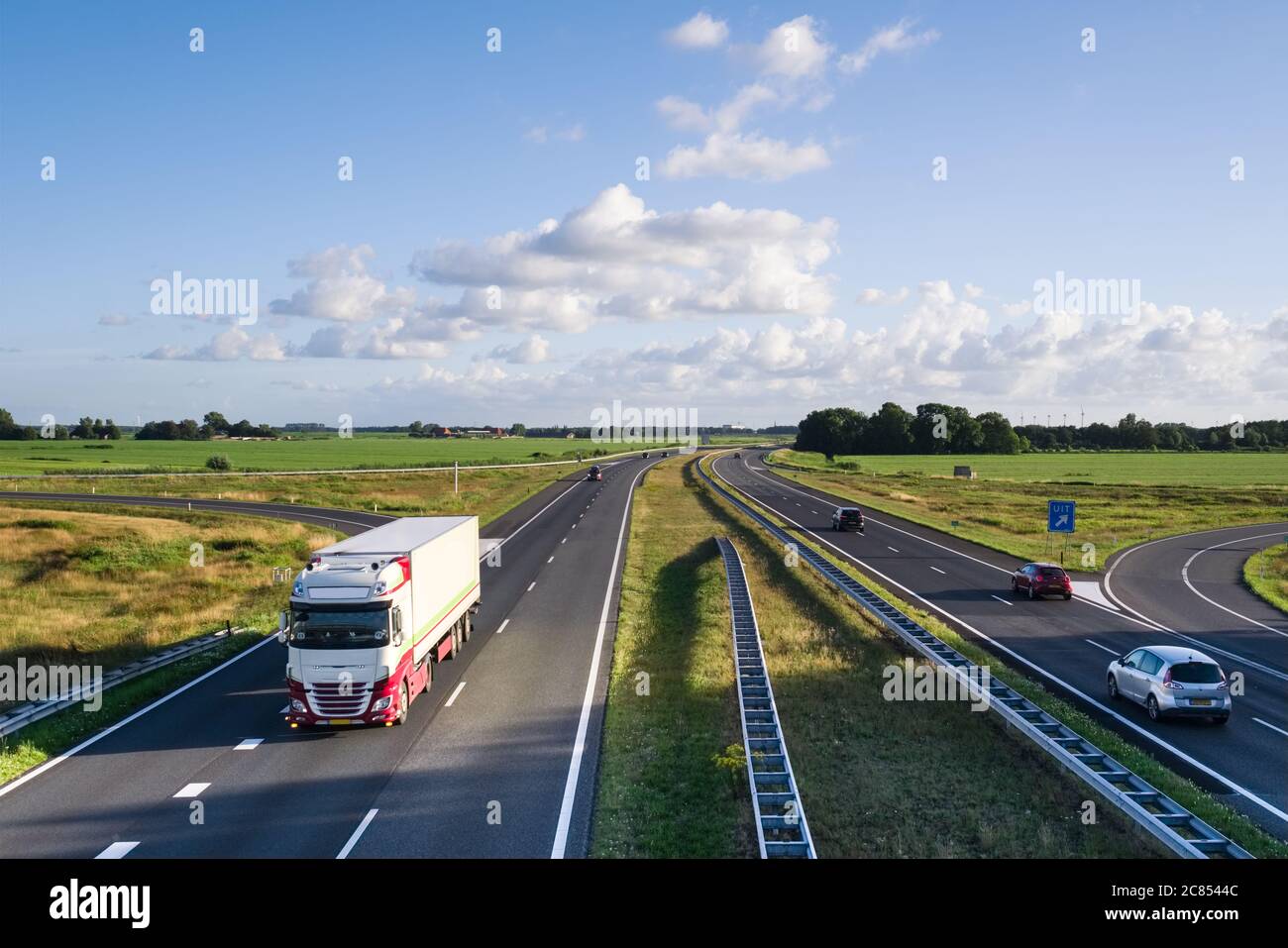 Four lane highway hi-res stock photography and images - Alamy