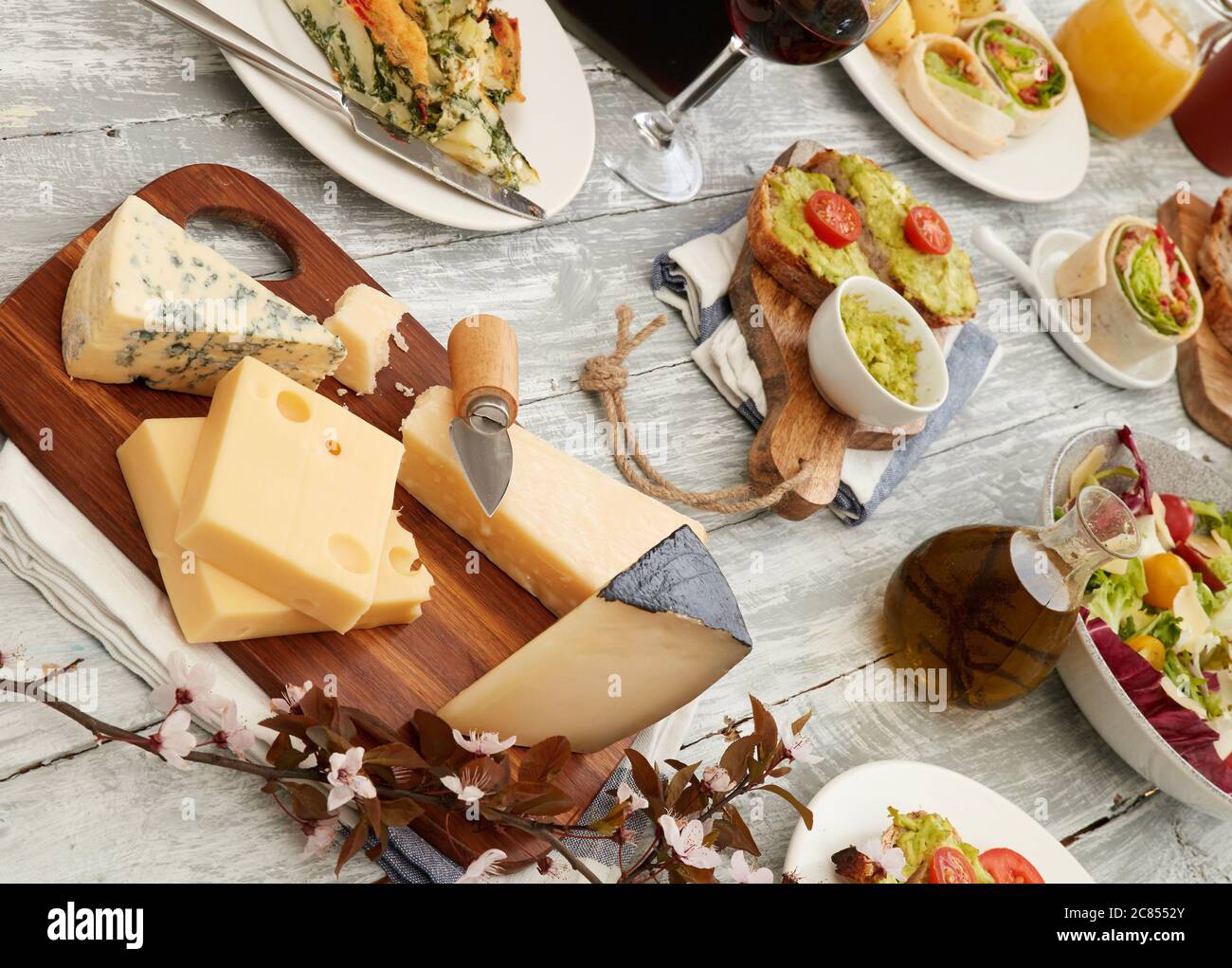 Sharing appetizers hi-res stock photography and images - Alamy