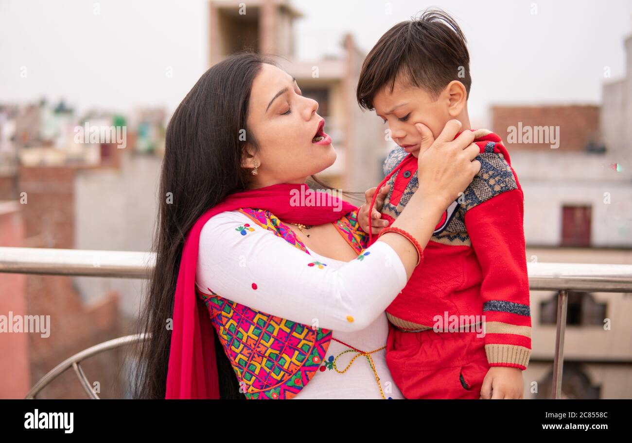 Cheeks together hi-res stock photography and images - Alamy