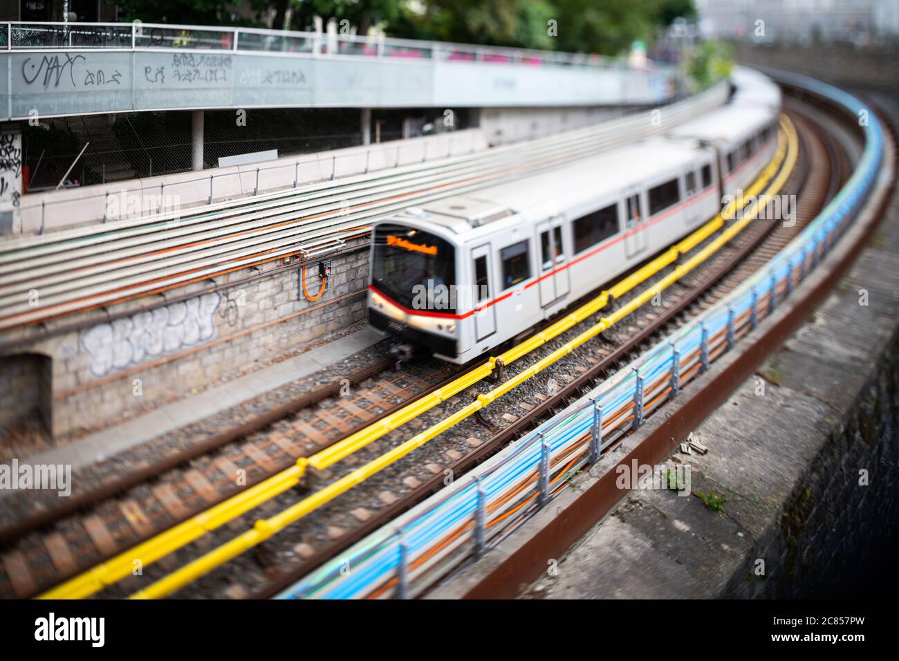 U4 hi-res stock photography and images - Alamy