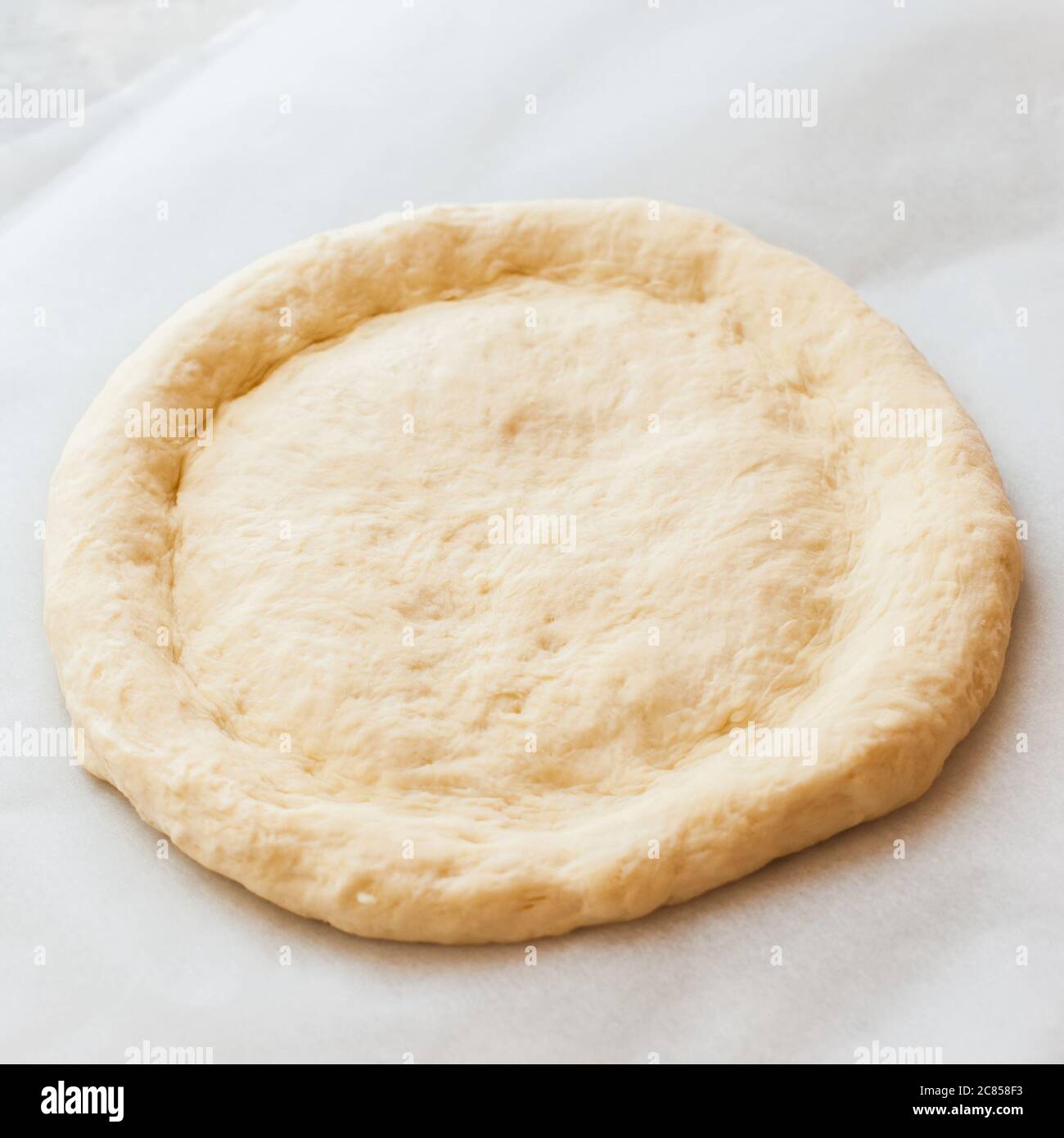 Round flatbread hi-res stock photography and images - Alamy