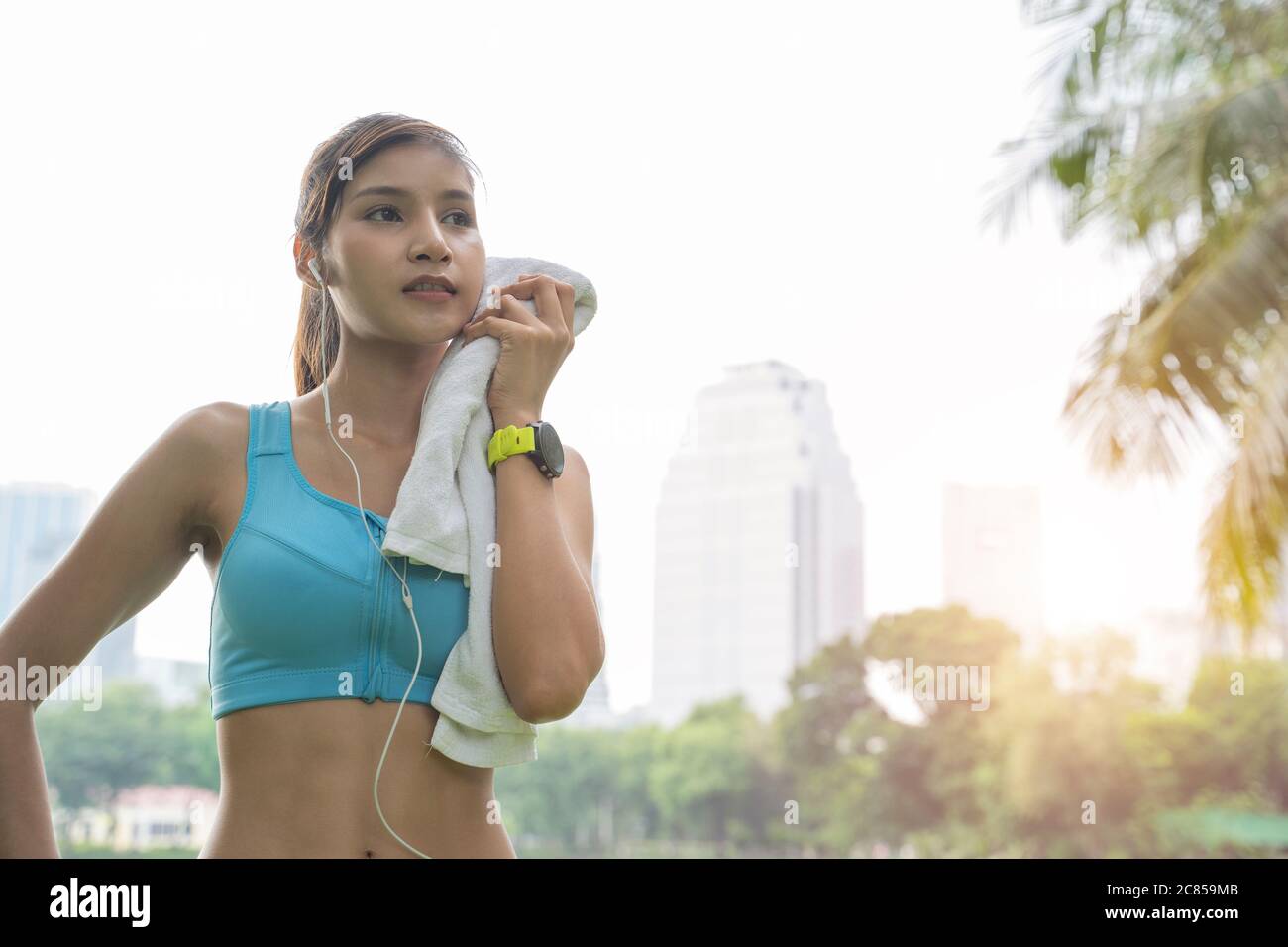 One woman 30 years headshot hi-res stock photography and images - Alamy