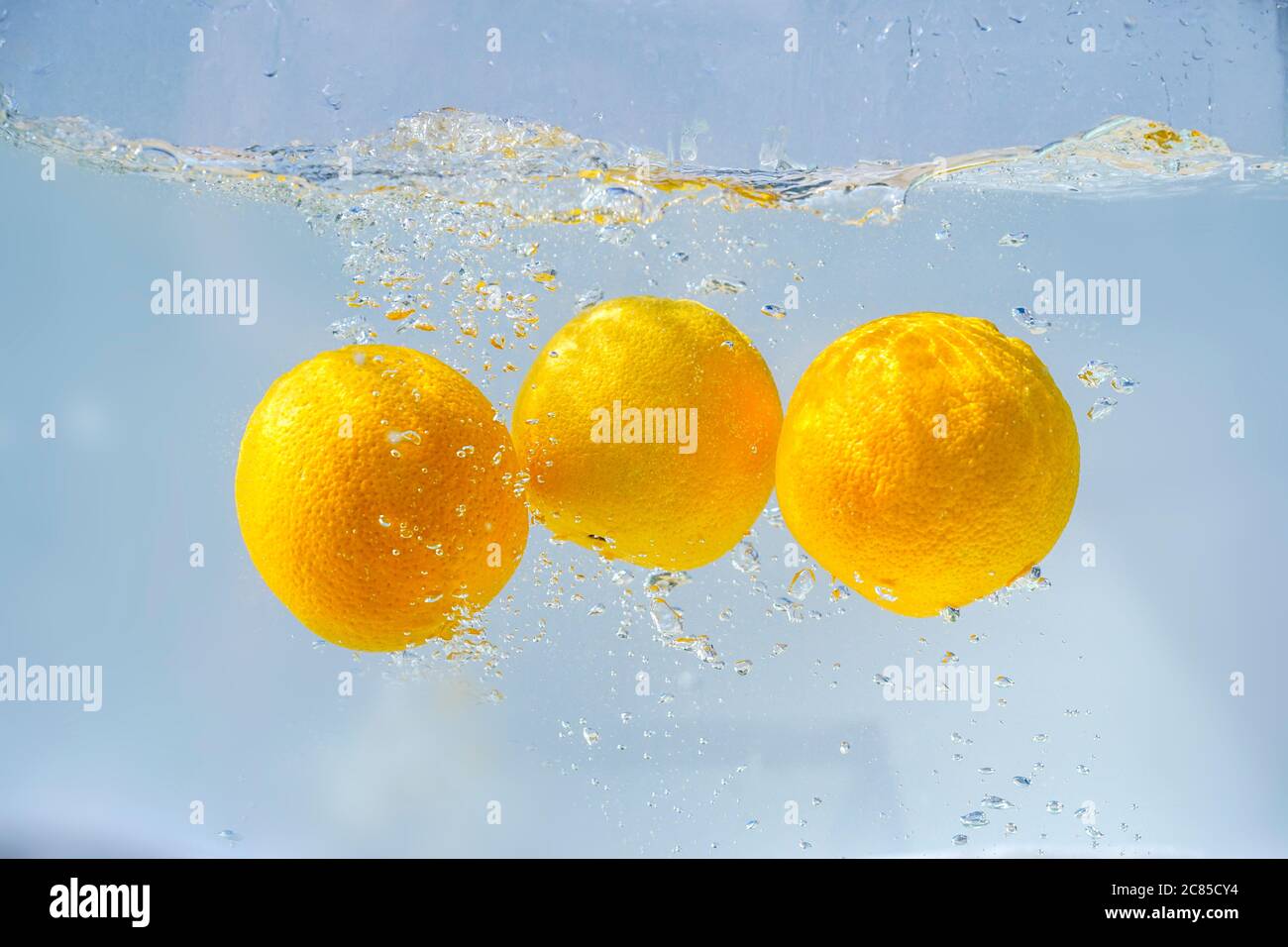Oranges water splash hi-res stock photography and images - Alamy