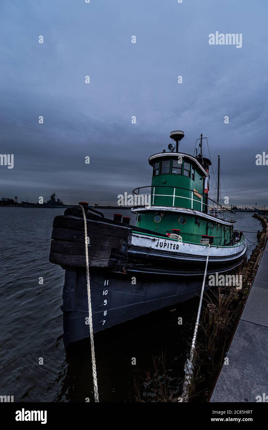 American tugboat hi-res stock photography and images - Alamy