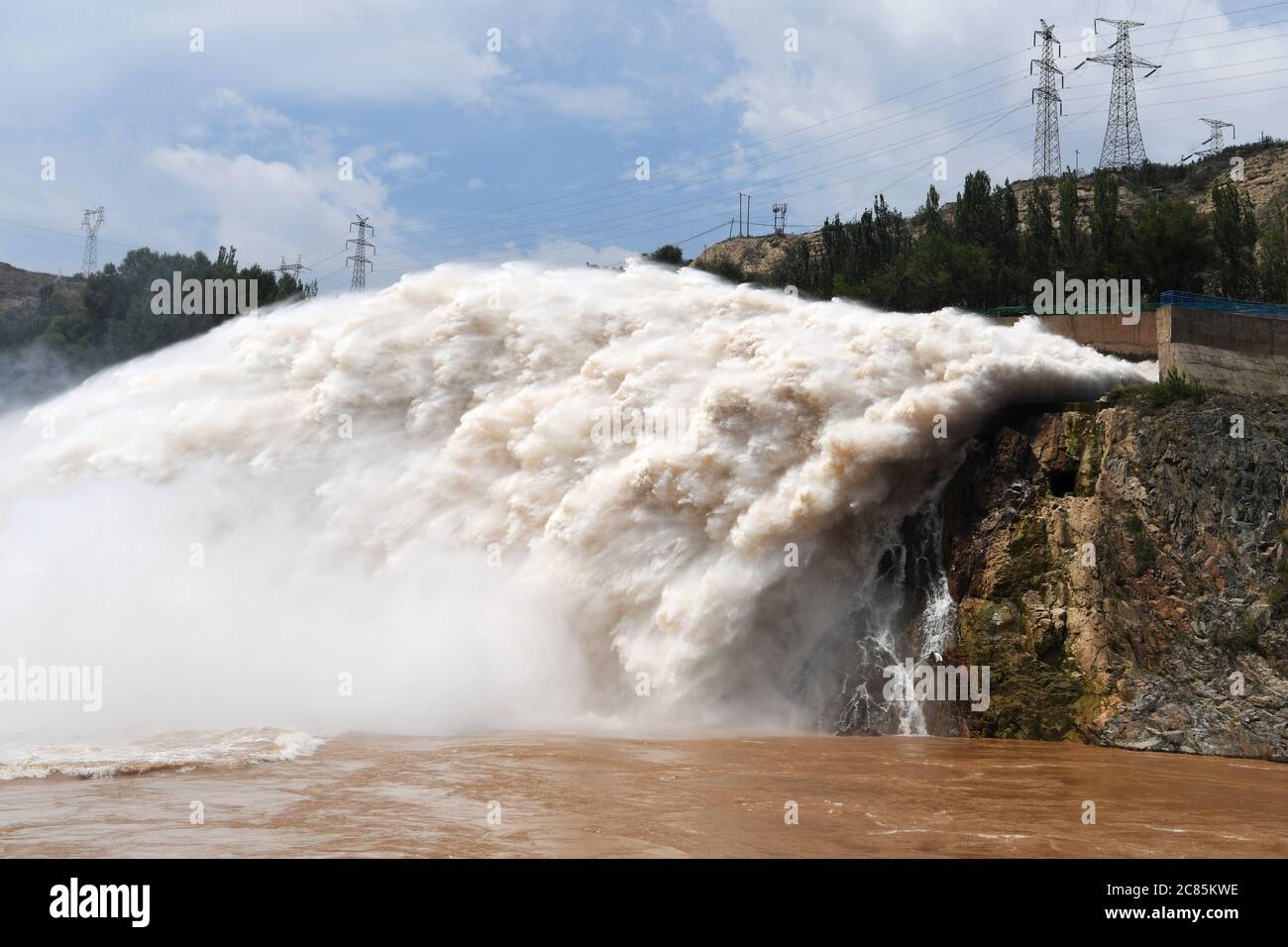 (200721) -- LANZHOU, July 21, 2020 (Xinhua) -- Photo taken on July 21 ...