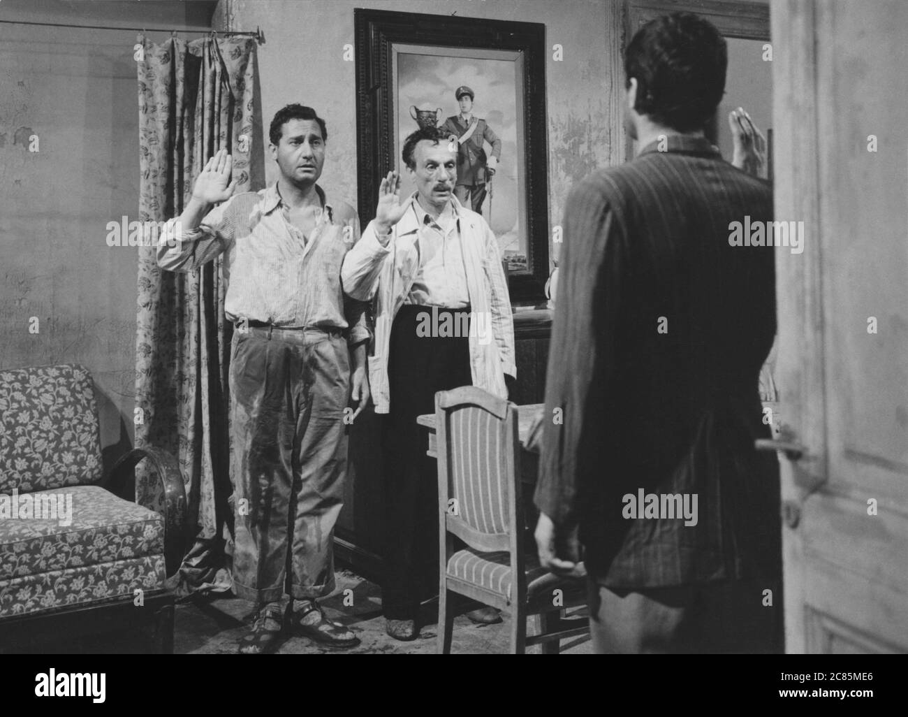 Tutti a Casa Everybody Go Home! Year : 1960 Italy Director : Luigi ...