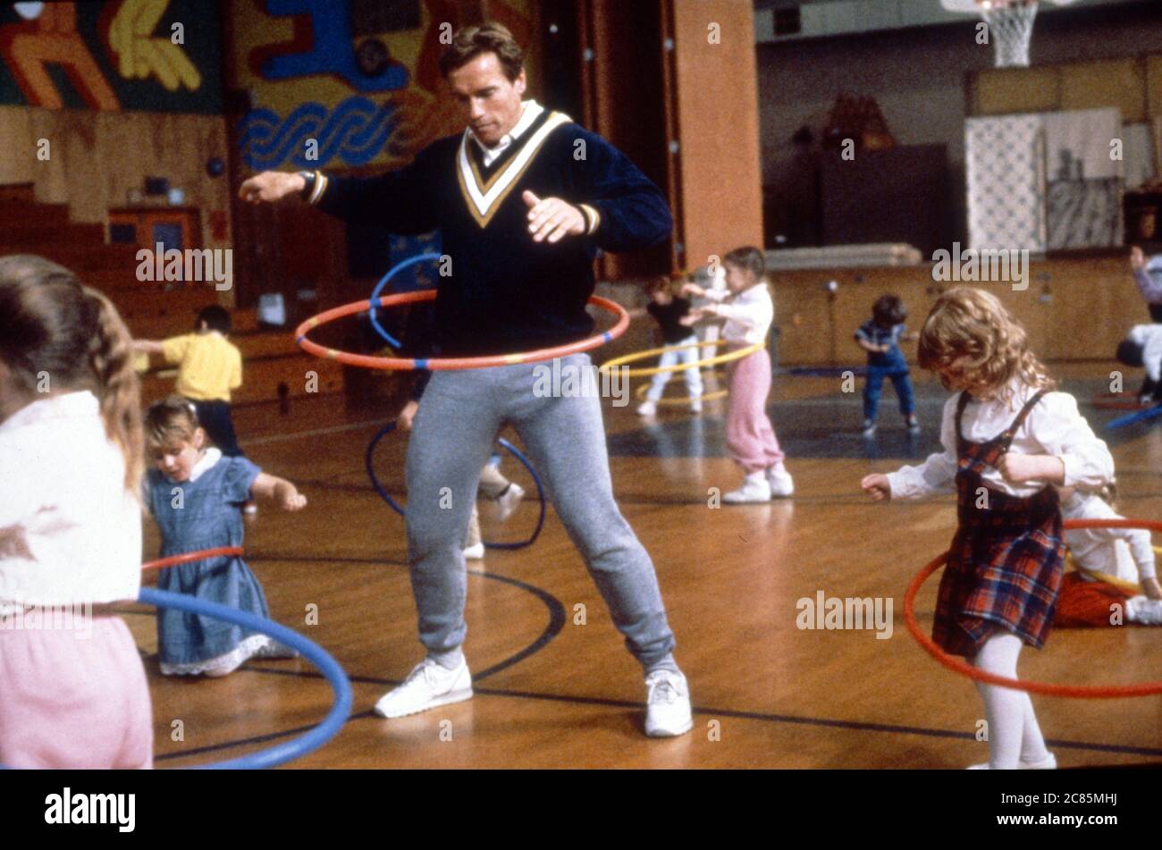 Kindergarten Cop Year : 1990 USA Director : Ivan Reitman Arnold ...