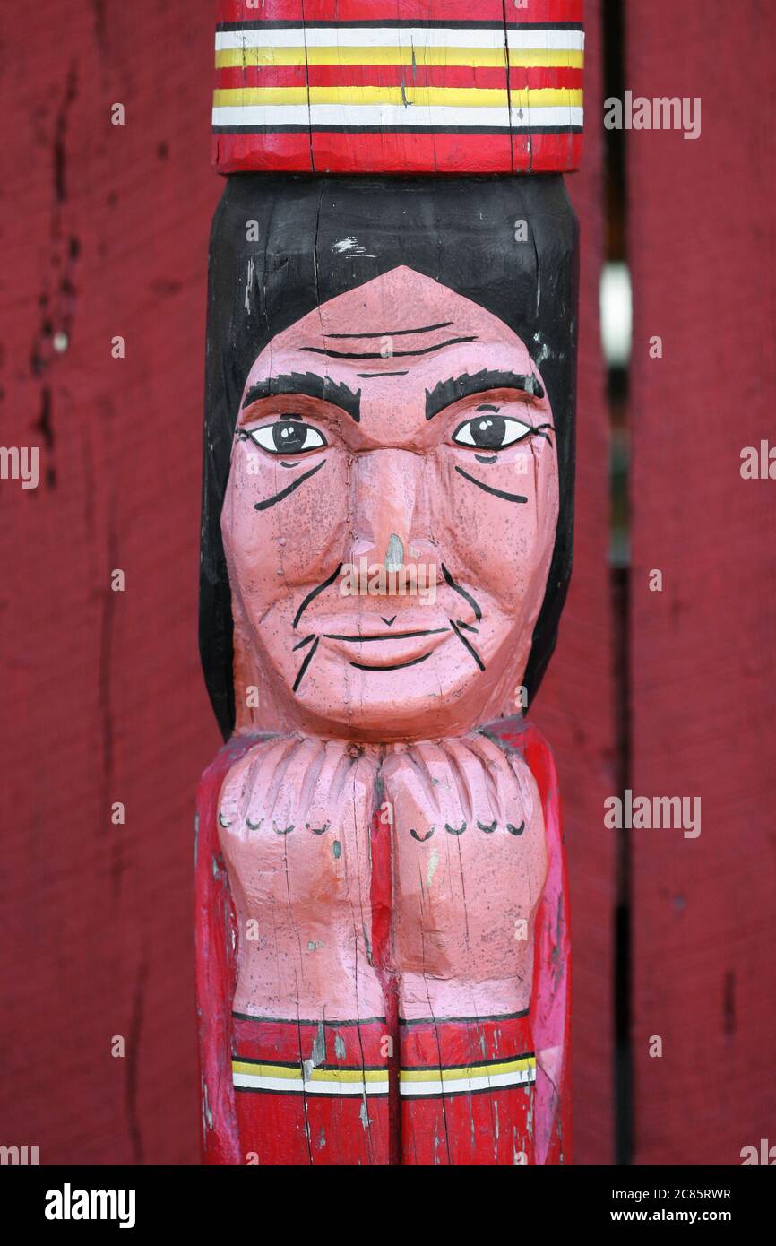 Native American Totem Pole High Resolution Stock Photography and Images ...