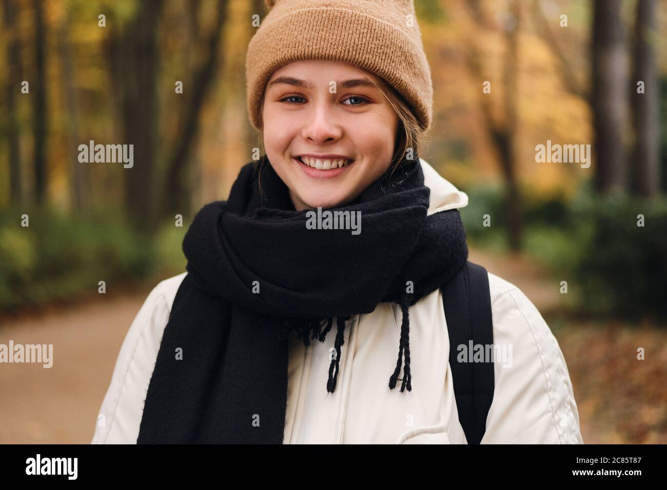 Good looking outside hi-res stock photography and images - Alamy