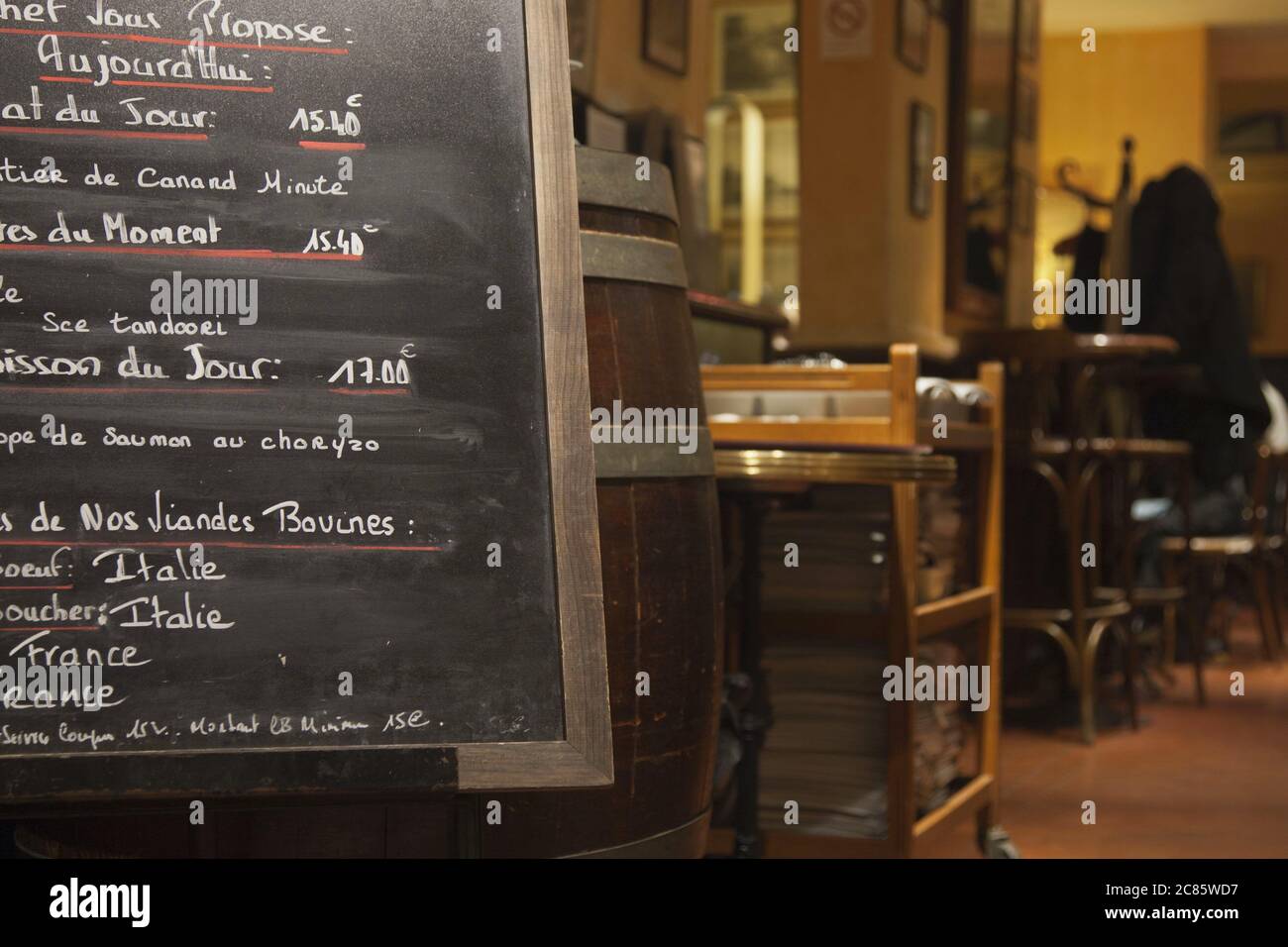 Paris restaurant menu hi-res stock photography and images - Alamy