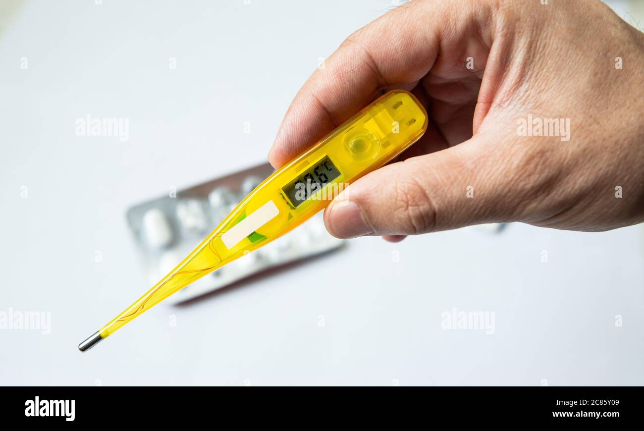 Digital thermometer hospital tool hi-res stock photography and images ...