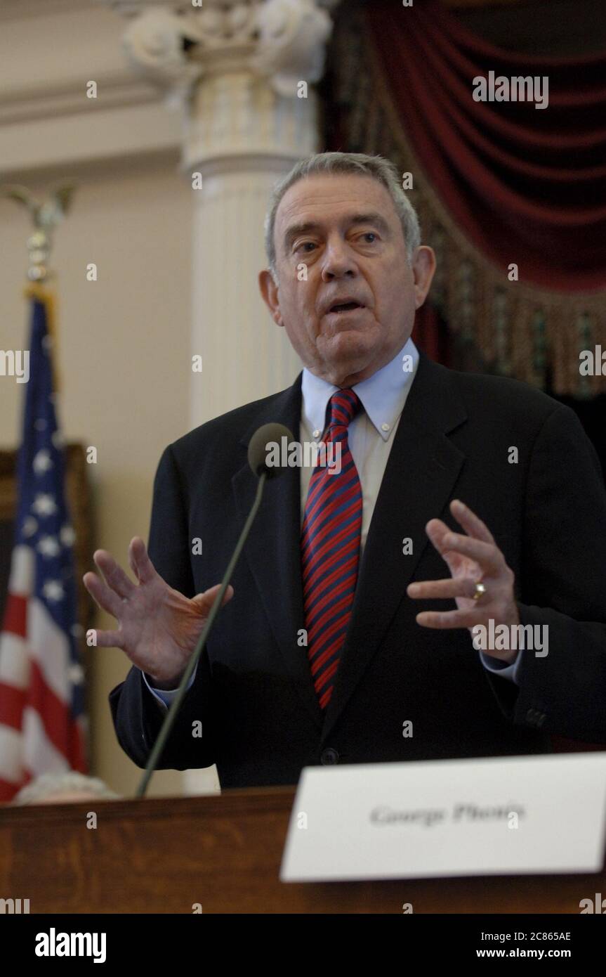 Former tv anchor hi-res stock photography and images - Alamy