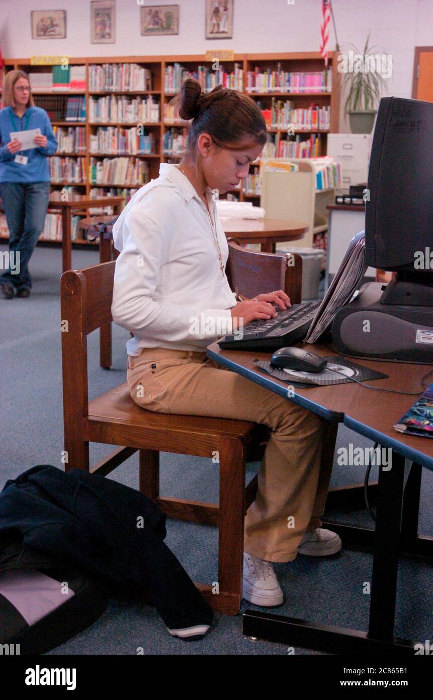 Middle school uniforms hispanic hi-res stock photography and images - Alamy