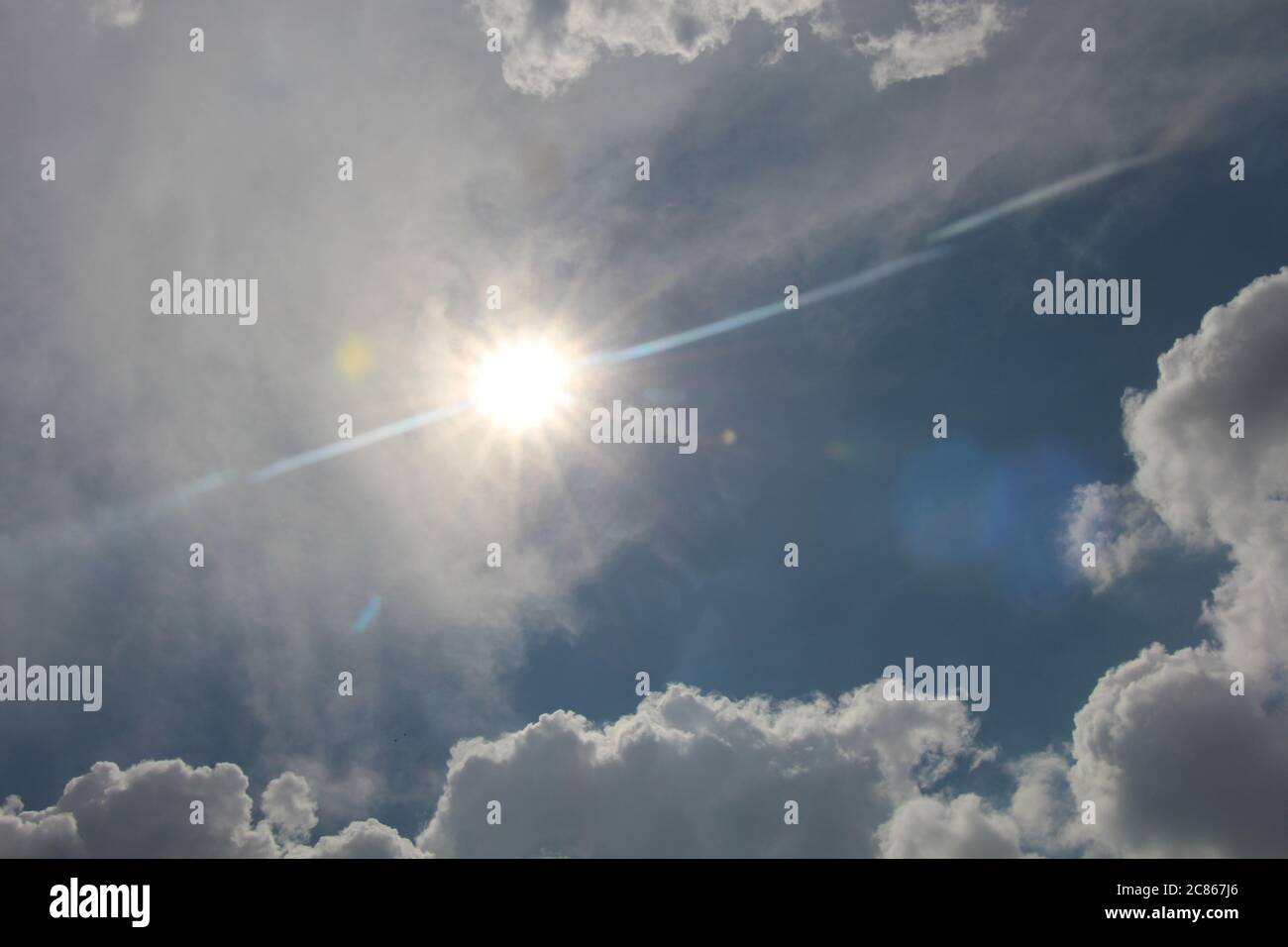 Lens straight into the sun hi-res stock photography and images - Alamy