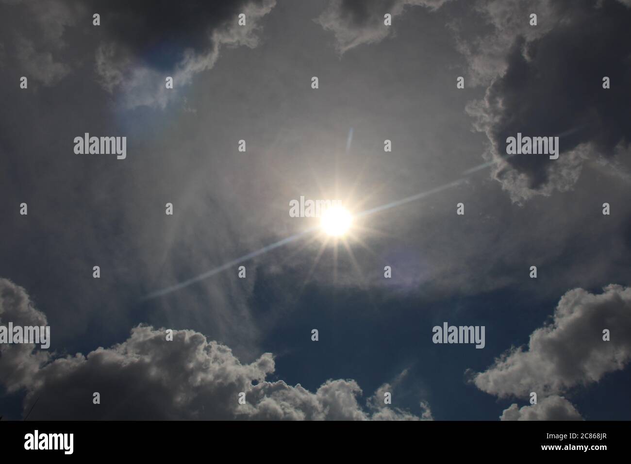 Blinding sun rays hi-res stock photography and images - Alamy