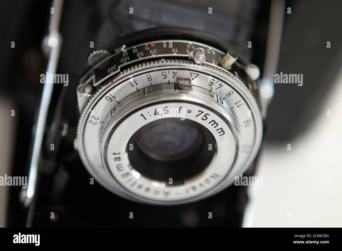 Vintage Ziess bellows camera with lens and dials Stock Photo - Alamy