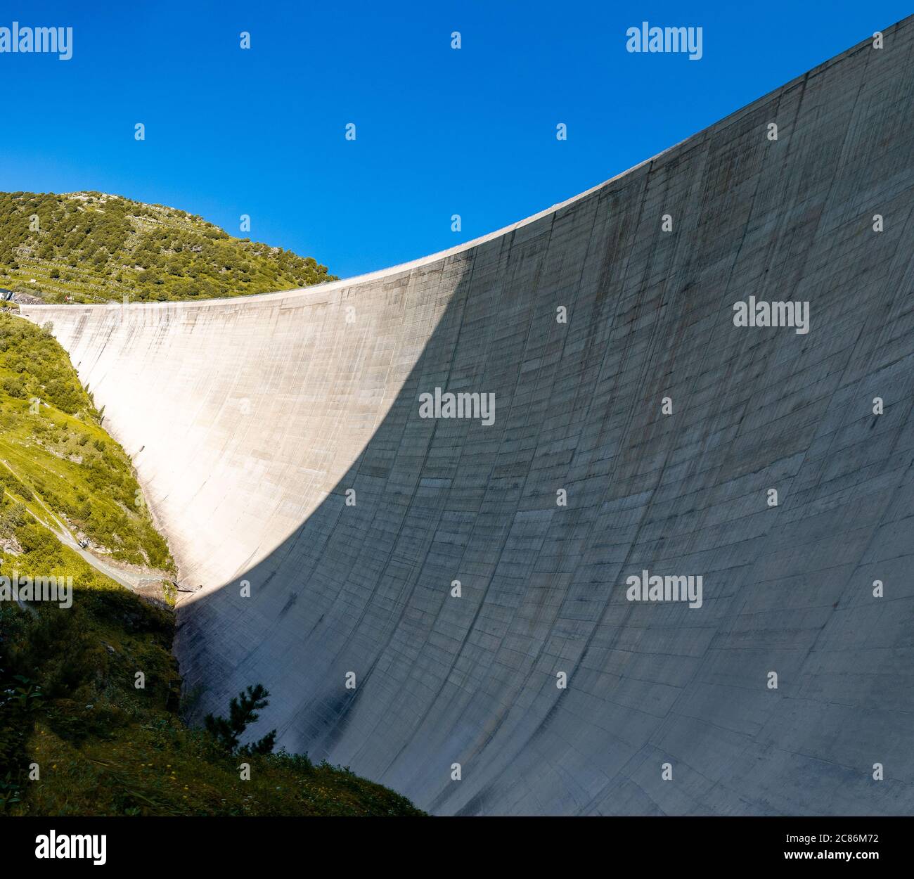 Diga idroelettrica hi-res stock photography and images - Alamy