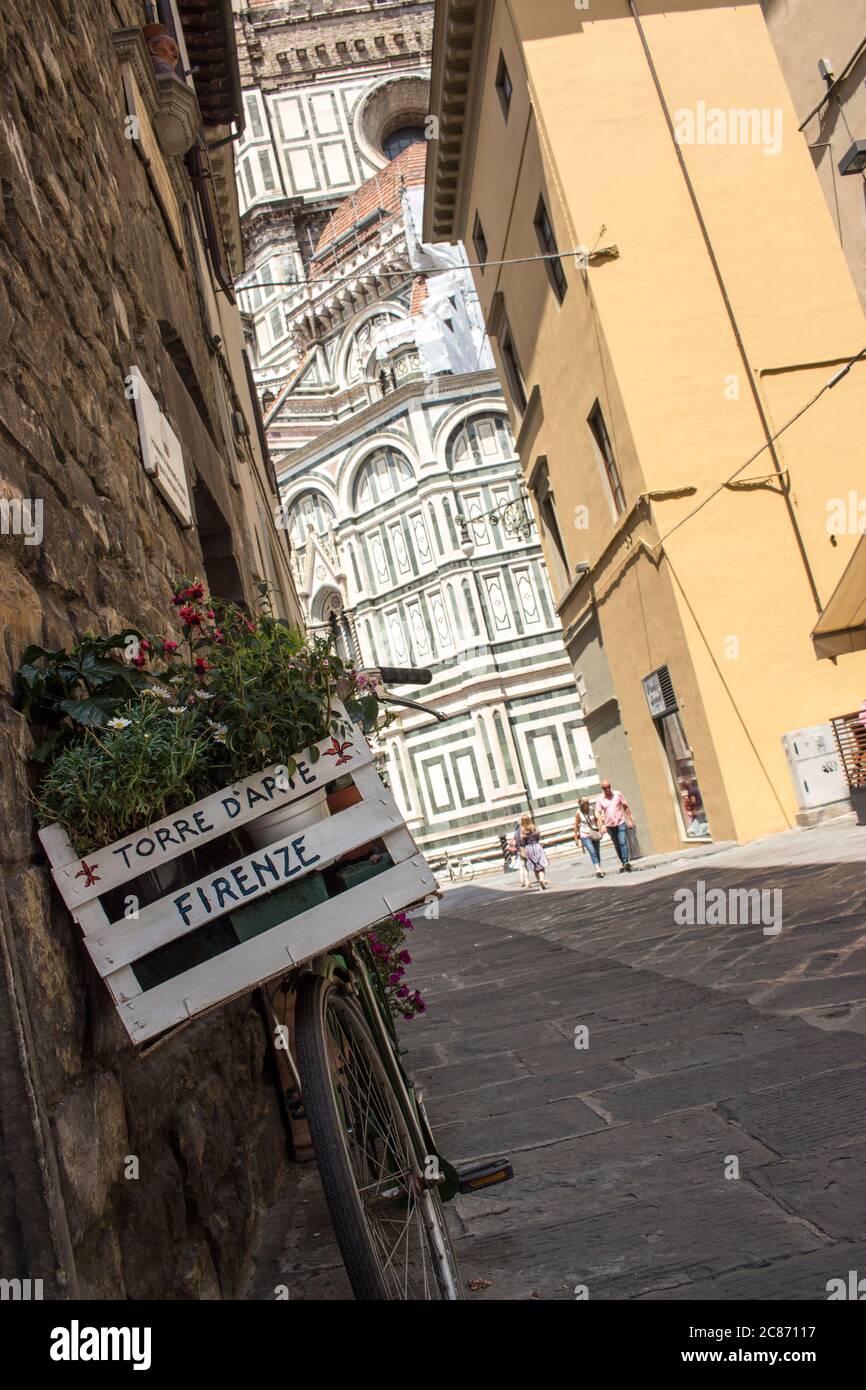 Firenze Florence Street Bicycle Bike Duomo Stock Photo - Alamy