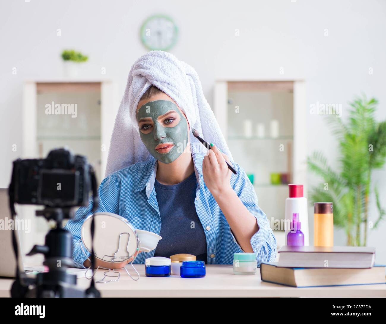 The beauty blogger recording video for vlog Stock Photo - Alamy