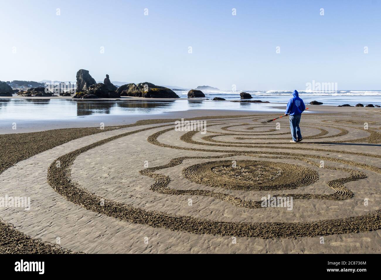 Bandon by the Sea, Oregon / USA - March 13 2020: The team of Circles in ...