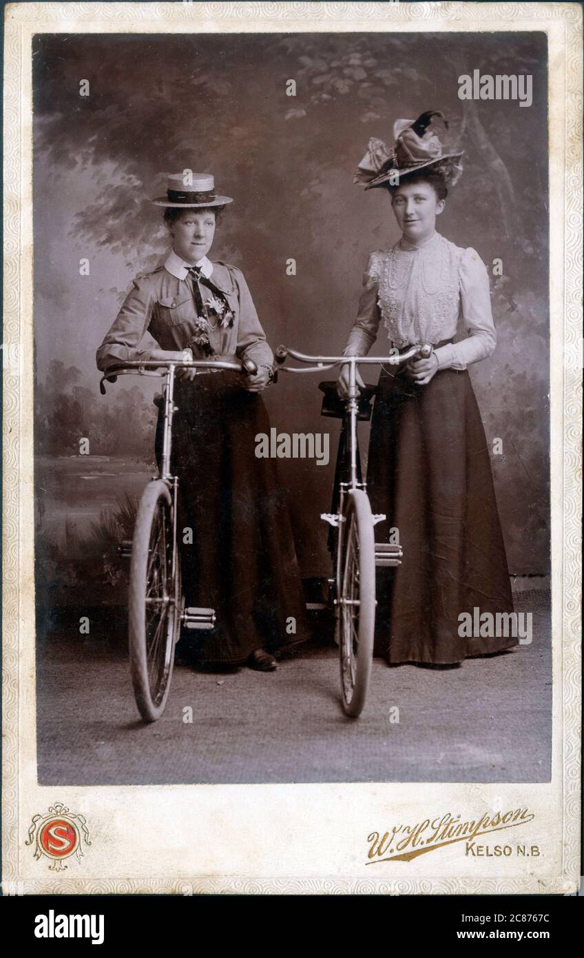 1890s women bicycles hi-res stock photography and images - Alamy