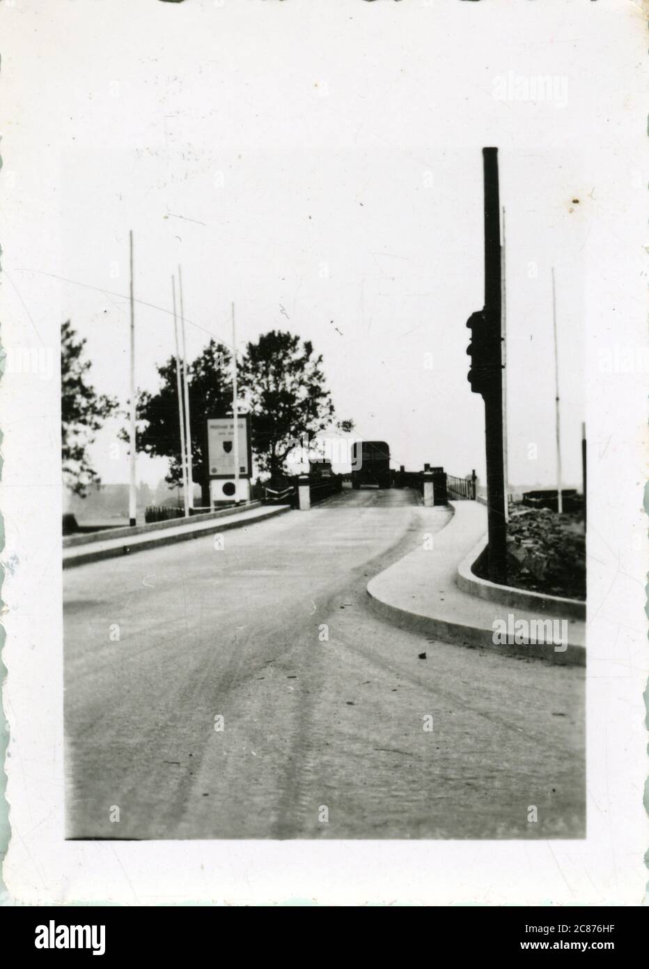 Bridge engineers hi-res stock photography and images - Alamy