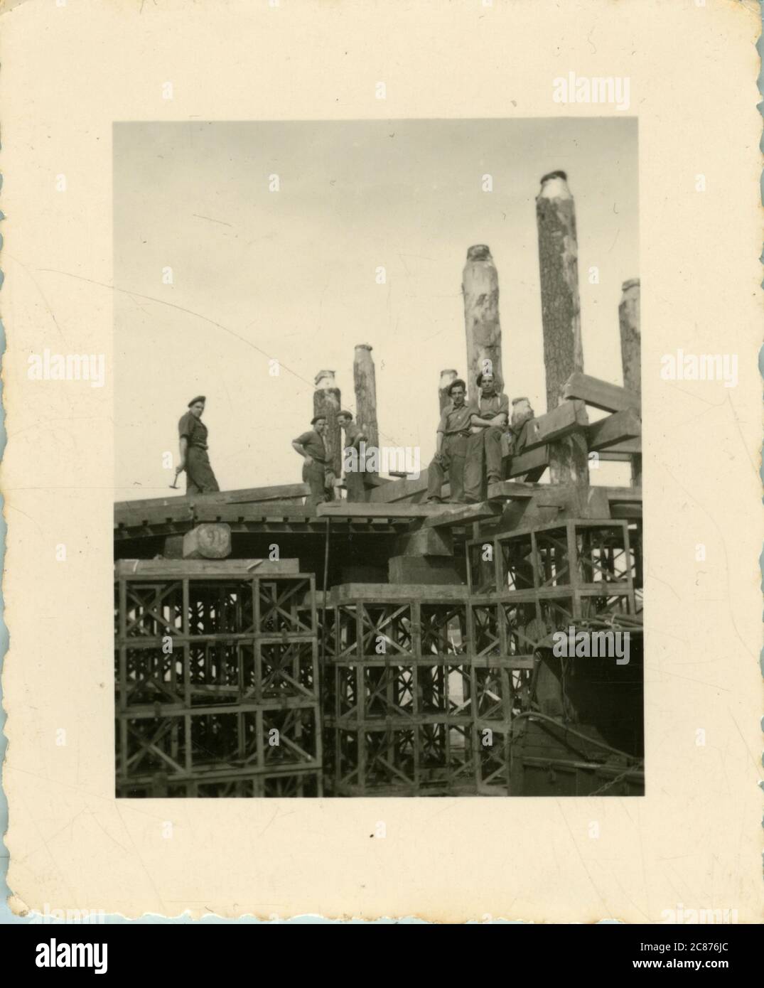 Royal engineers bridge second world war hi-res stock photography and ...