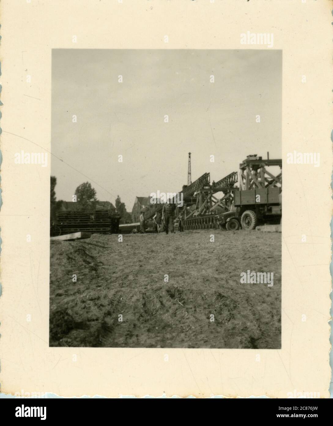 Royal engineers building hi-res stock photography and images - Alamy