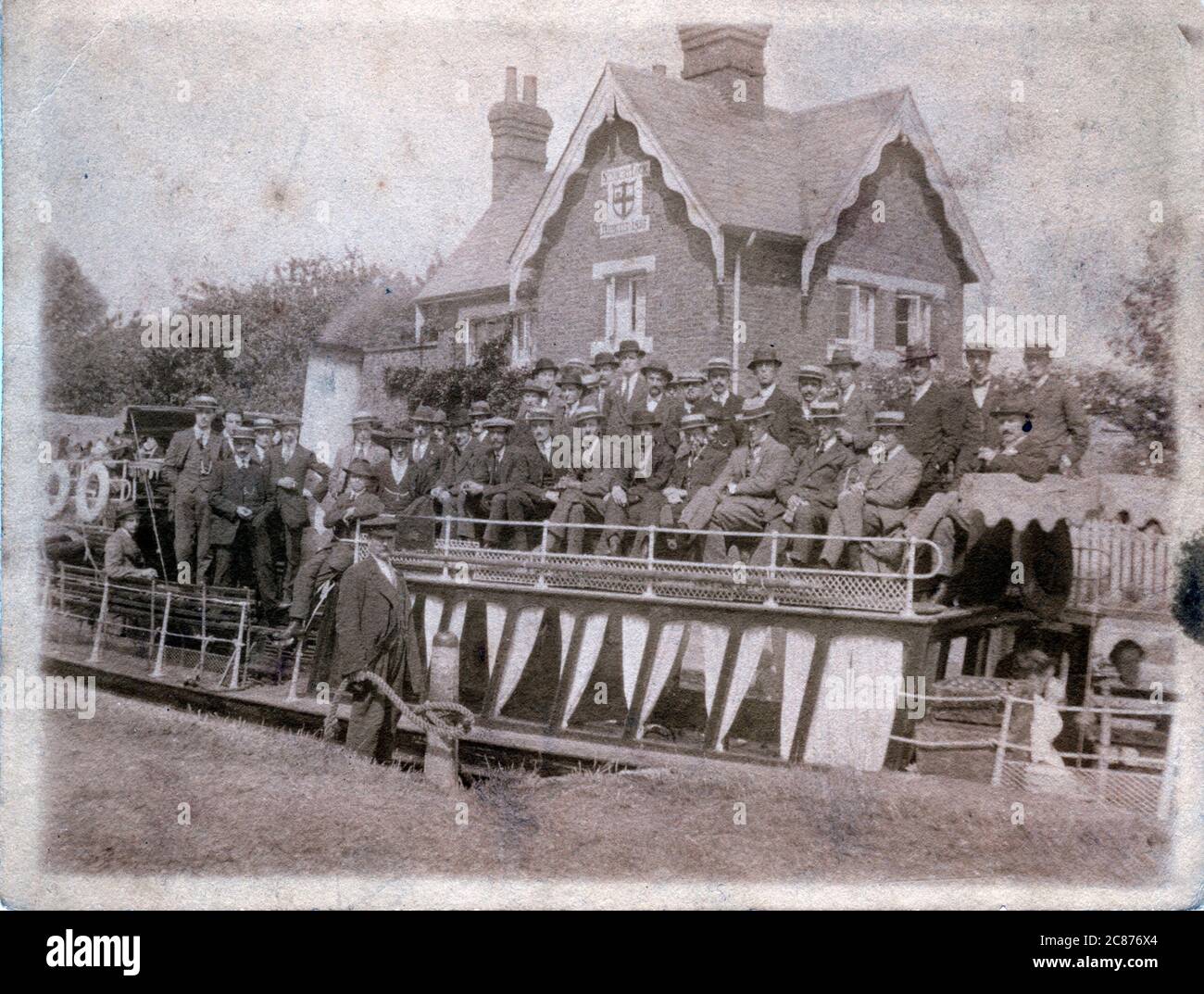 Sunbury lock at walton hi-res stock photography and images - Alamy