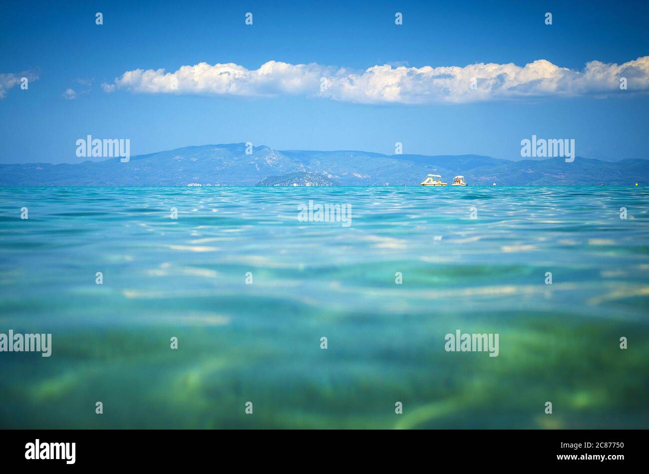 Sea low angle hi-res stock photography and images - Alamy