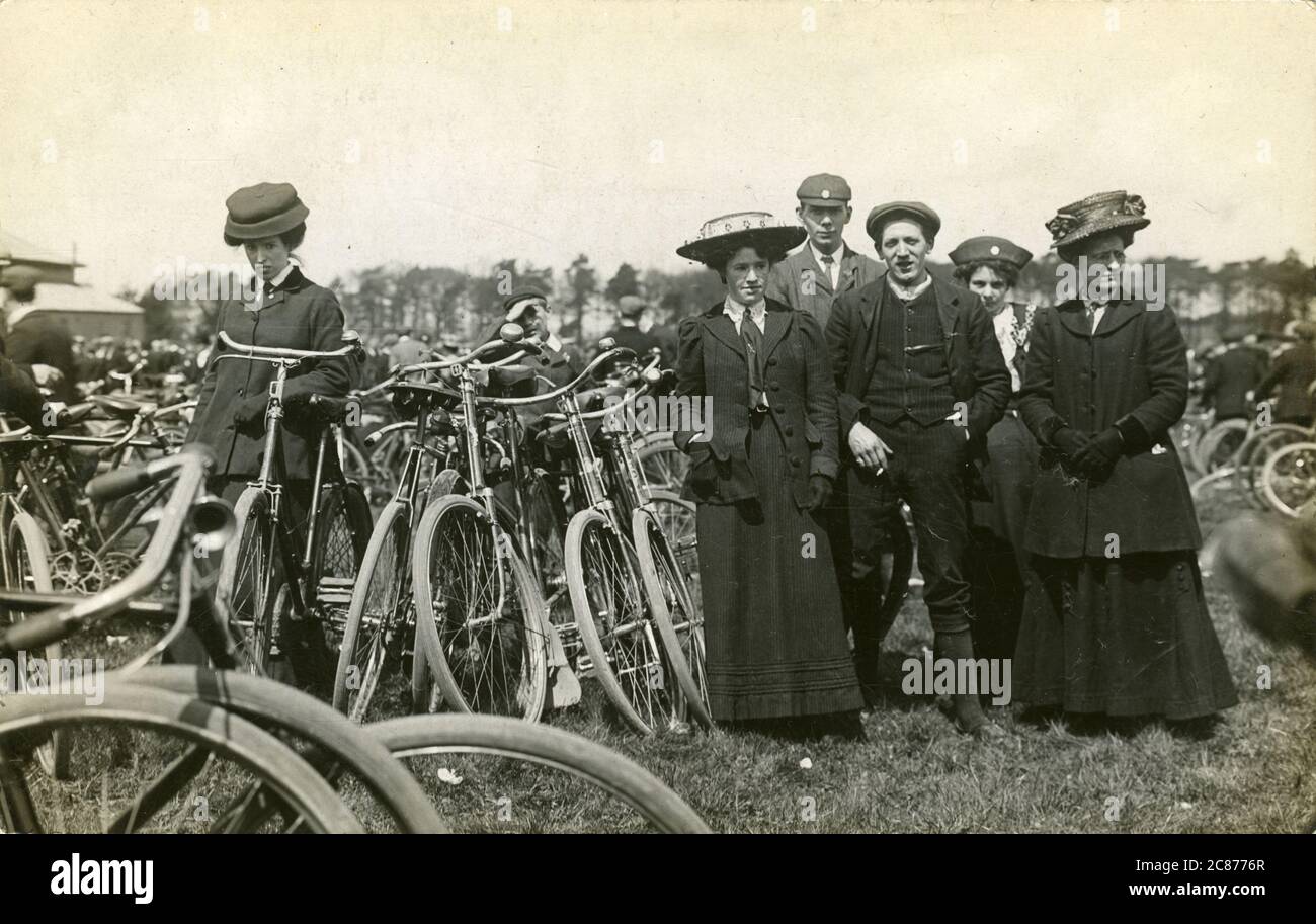 Stannington church hi-res stock photography and images - Alamy