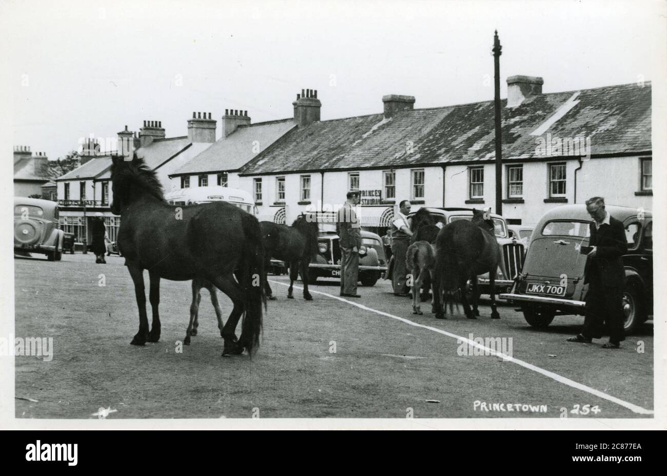 Yelverton Village High Resolution Stock Photography and Images - Alamy