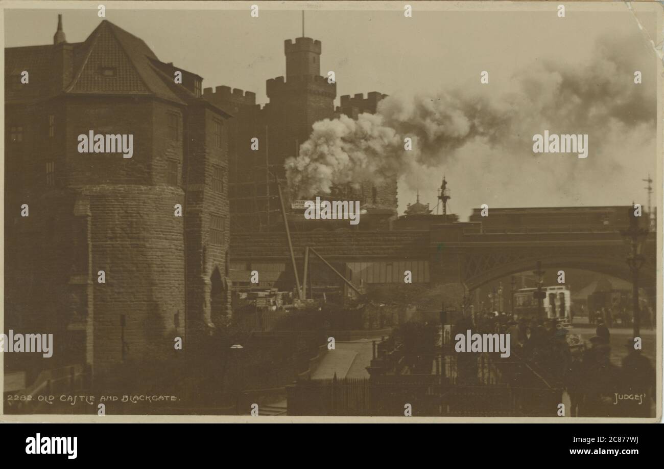 Castle railway hi-res stock photography and images - Alamy